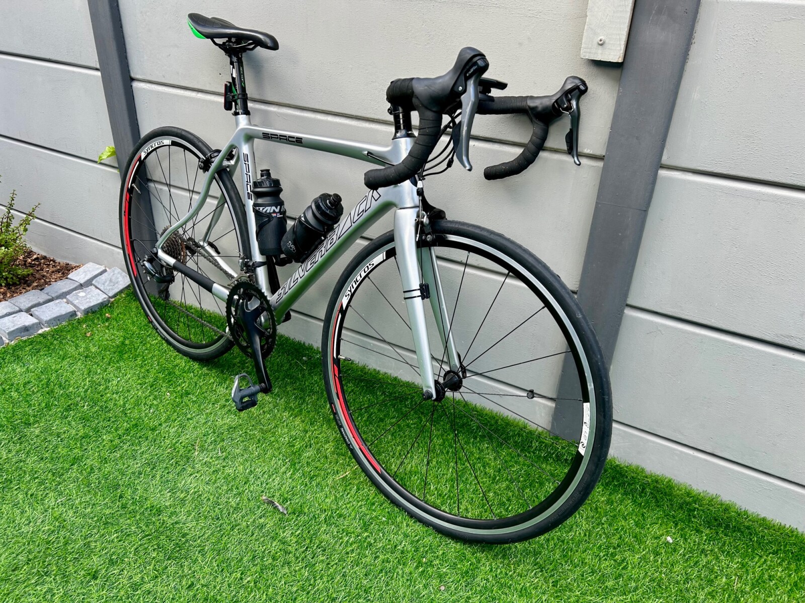 52cm Full Carbon Silverback Space | Road Bikes | Bike Hub