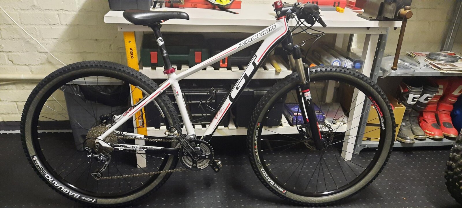 GT Zaskar 9R Sport | Hardtail Mountain Bikes | Bike Hub