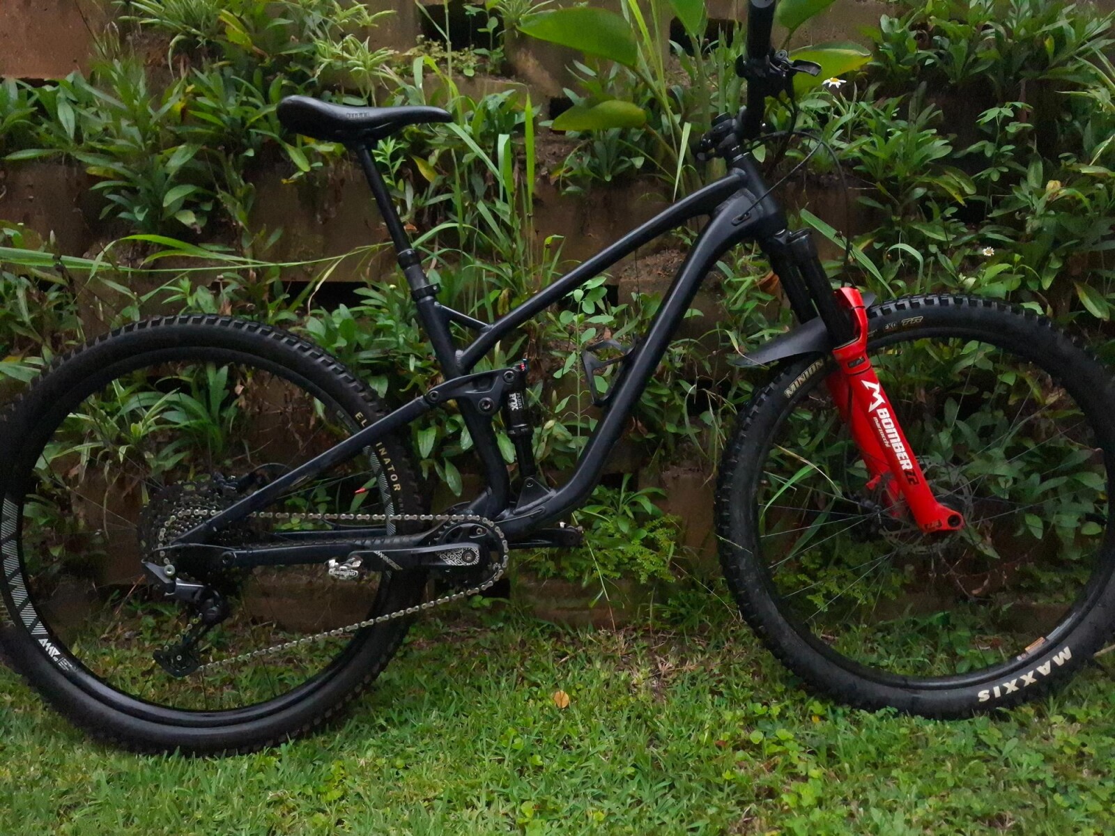 2023 GT Sensor Comp (large) | Dual Suspension Mountain Bikes | Bike Hub