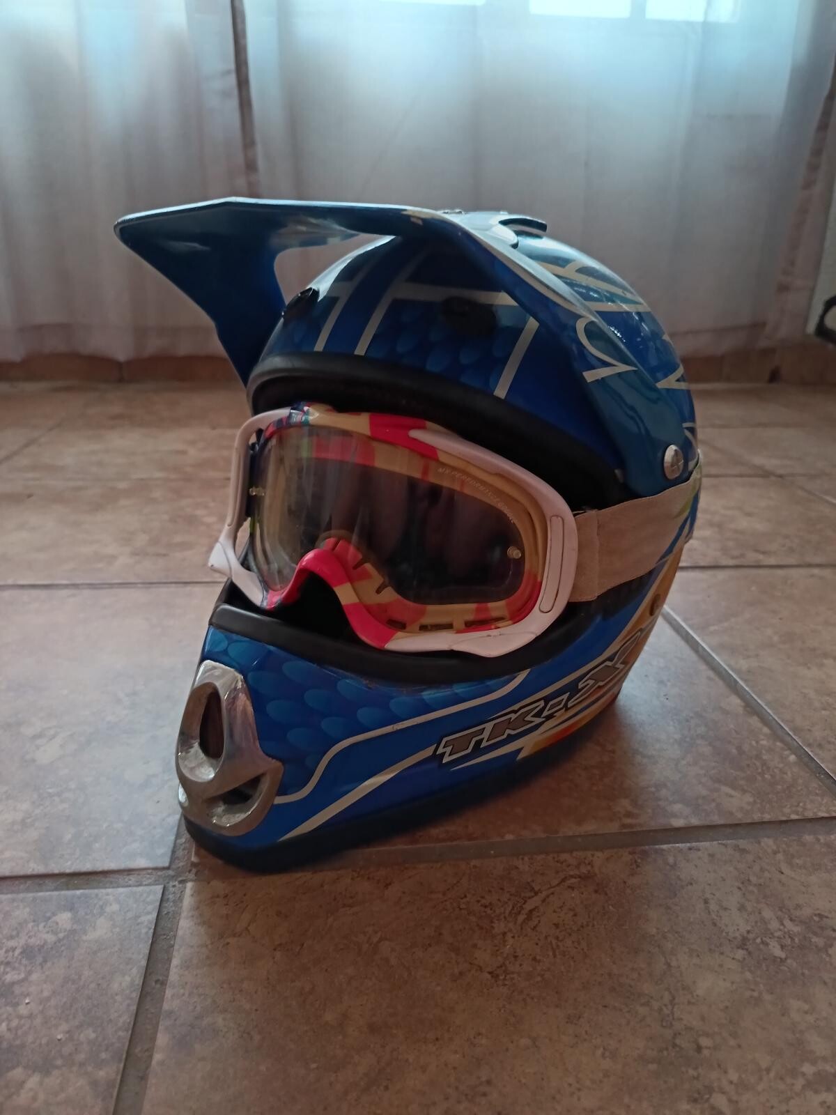 KBC TK-X Fullface helmet | Helmets | Bike Hub