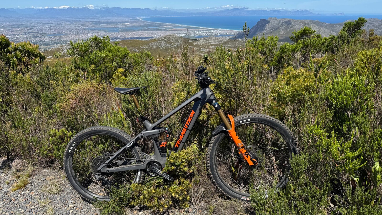 Transition Relay PNW Carbon 2024 - E-Mountain Bike | Dual Suspension ...