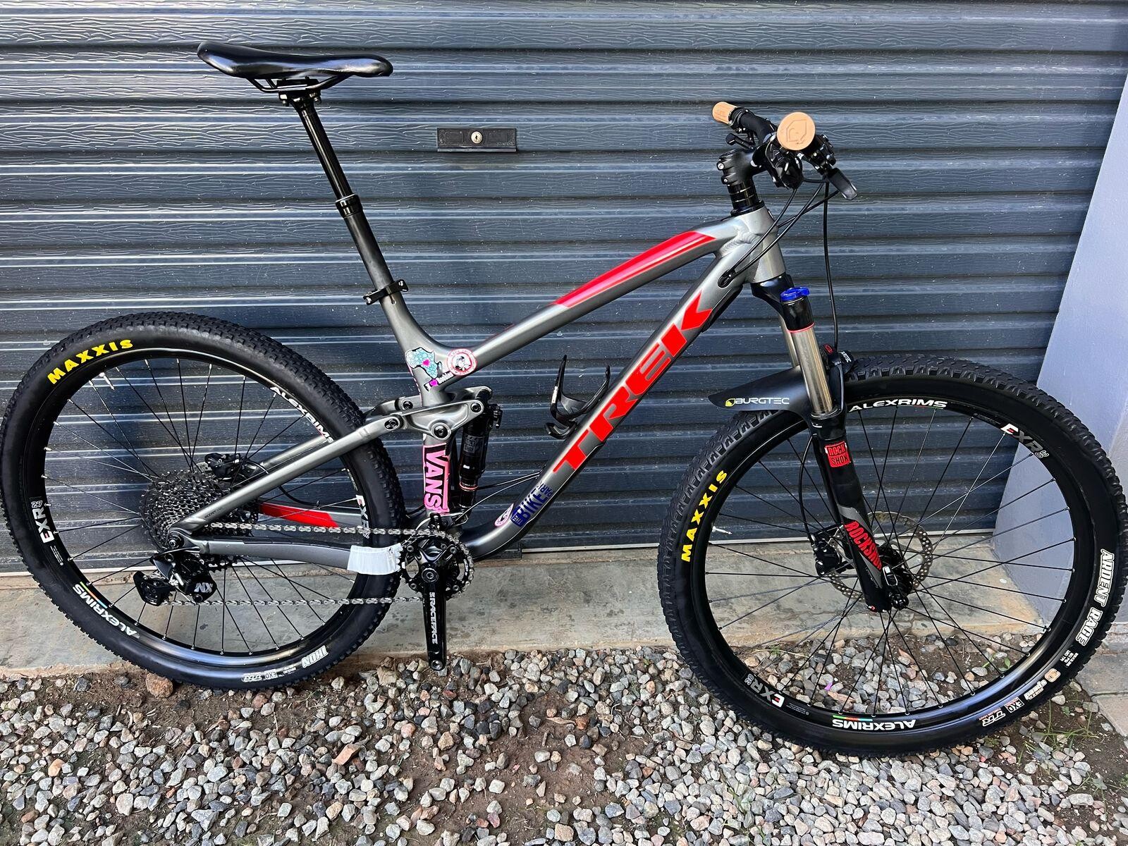 Trek Fuel EX5 | Dual Suspension Mountain Bikes | Bike Hub