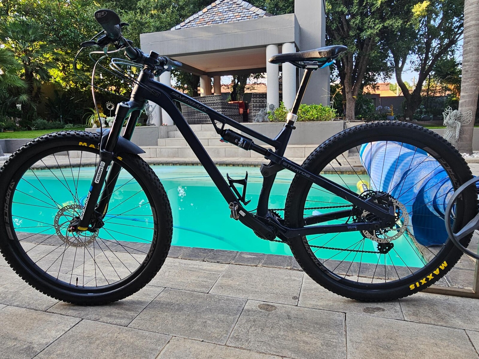 Silverback Stratos comp ms | Dual Suspension Mountain Bikes | Bike Hub