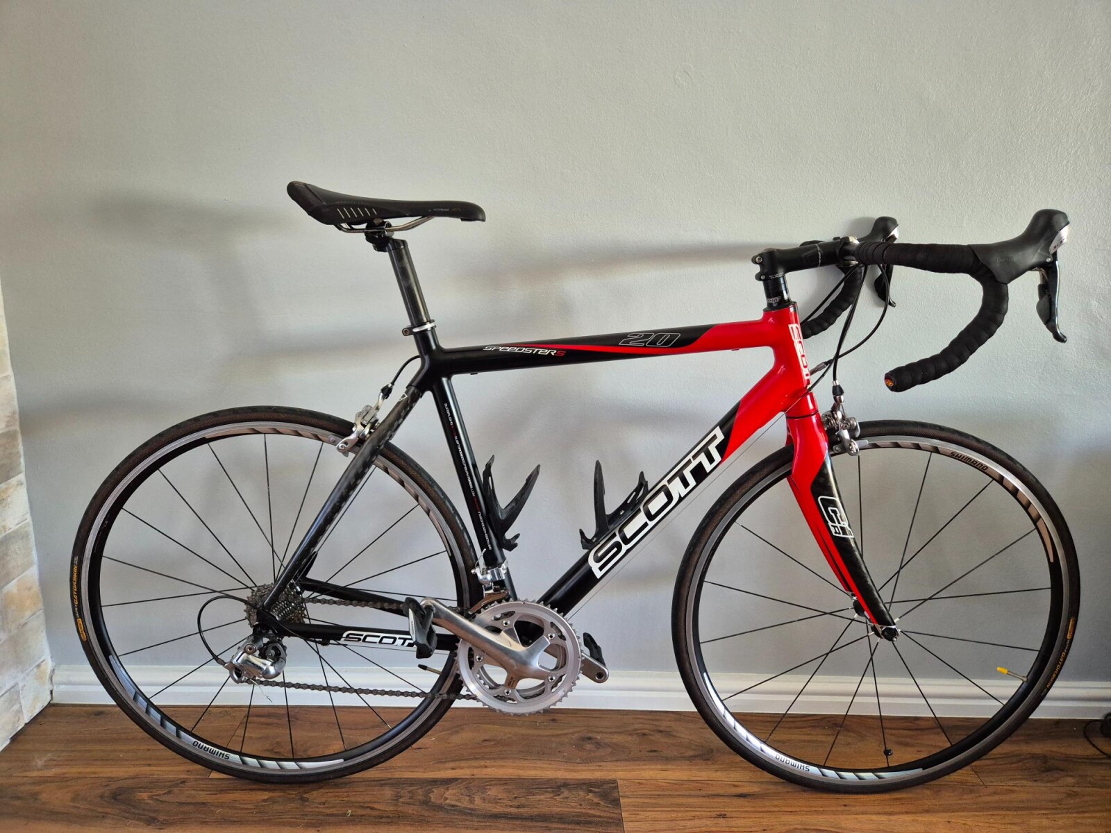 Scott Speedster S20 + NEW Wahoo KickR Floor Mat | Road Bikes | Bike Hub