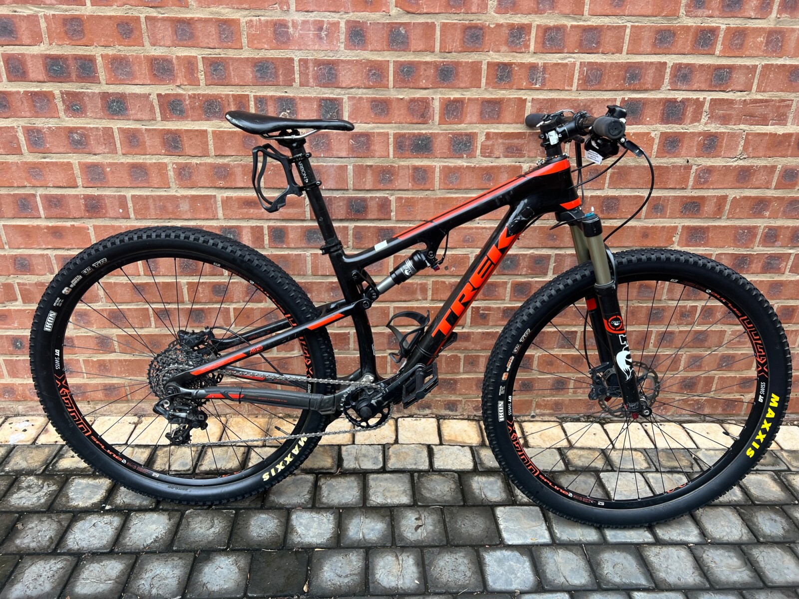 Trek Superfly 9.8 SL 29er | Dual Suspension Mountain Bikes | Bike Hub