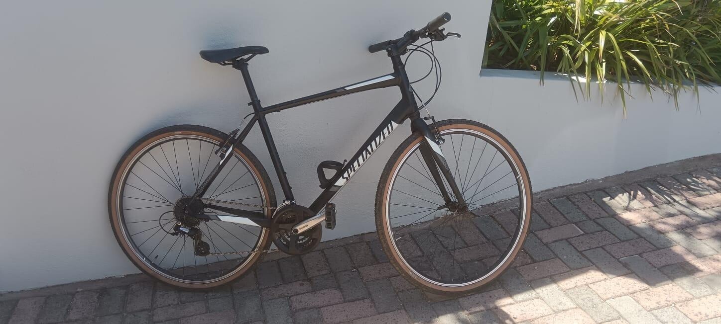 Specialized Sirrus | Commuter Bikes | Bike Hub