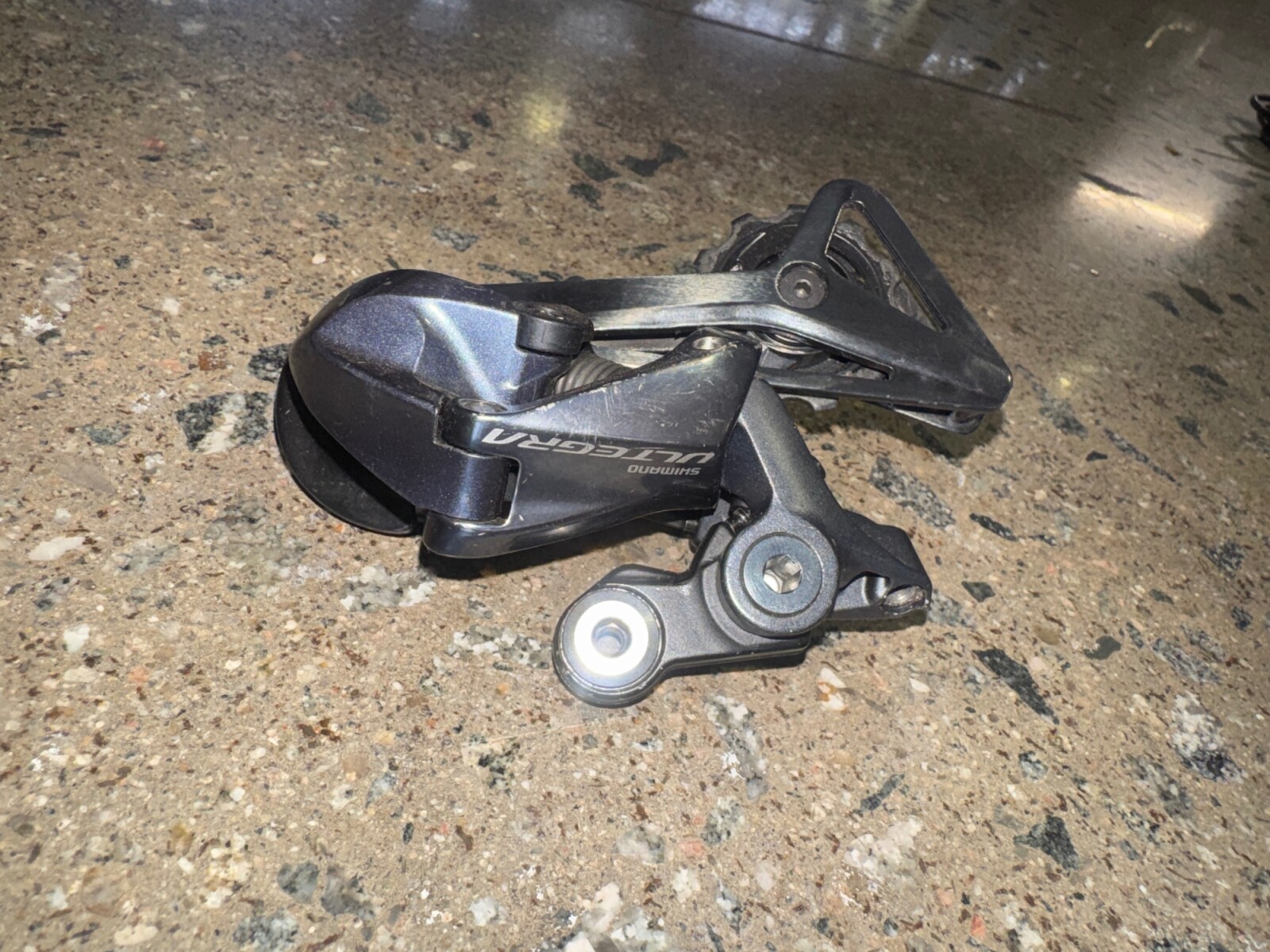 Shimano Ultegra RD-R8000 | Rear Derailleurs | Bike Hub