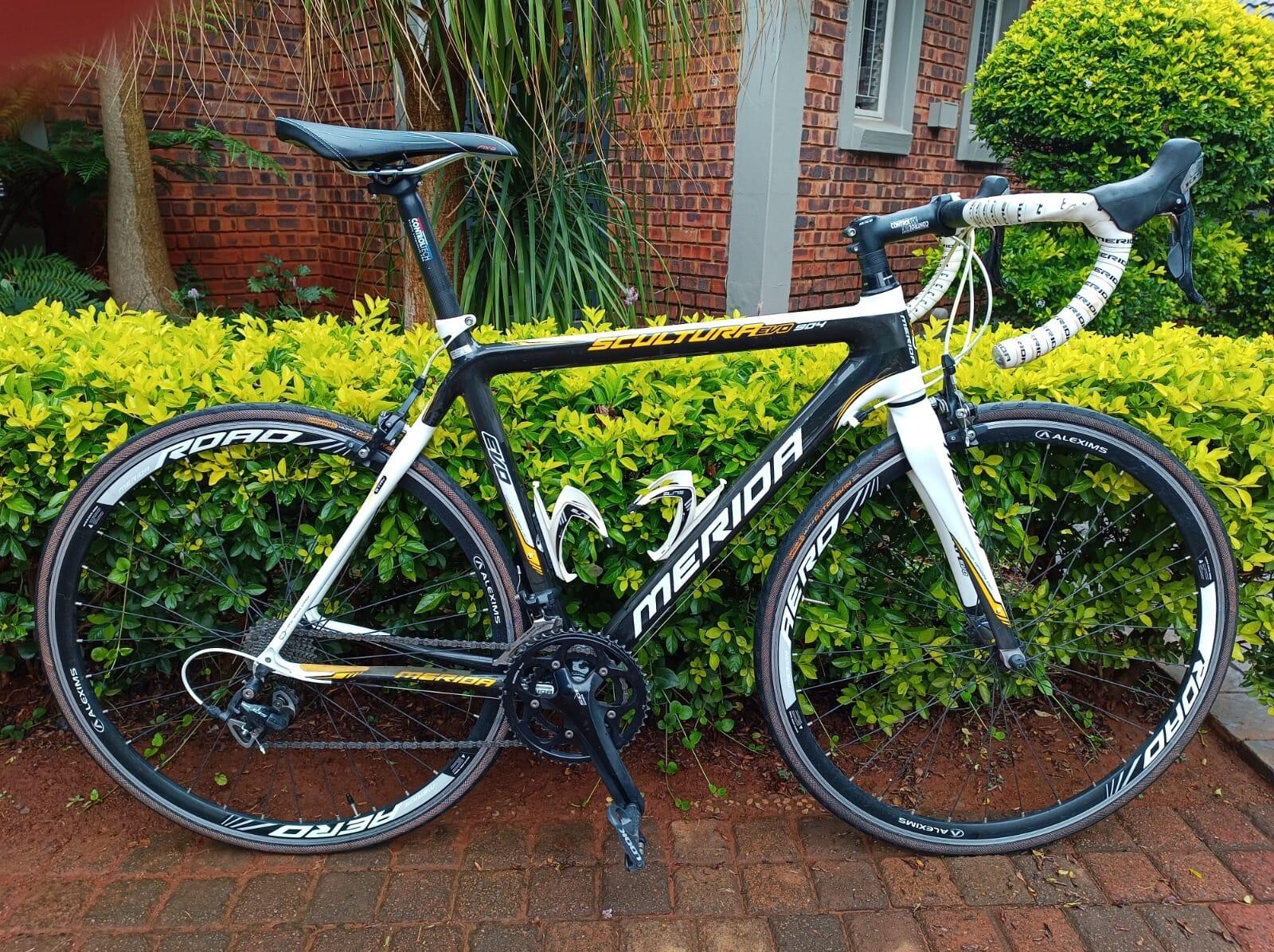 Merida Scultura Evo 904 Full Carbon Medium | Road Bikes | Bike Hub