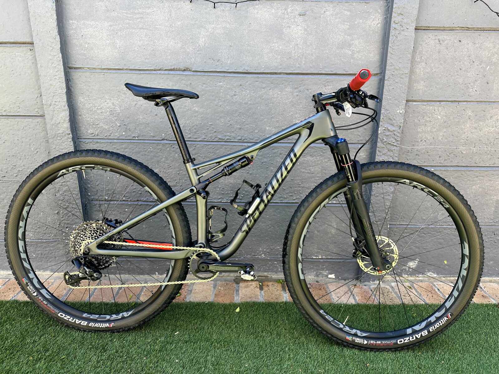 2018 Specialized Epic Comp Carbon | Dual Suspension Mountain Bikes ...