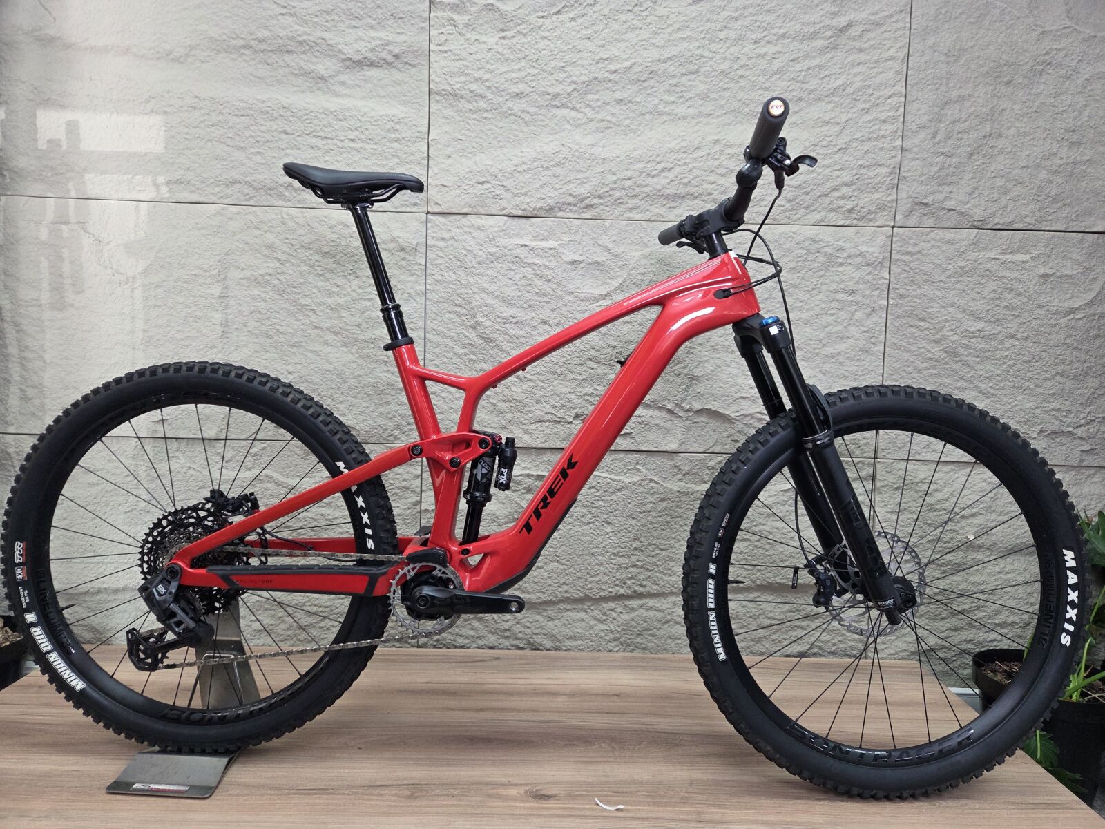TREK FUEL EXe 9.7 (XL) **SOLD** | Dual Suspension Mountain E-Bikes ...