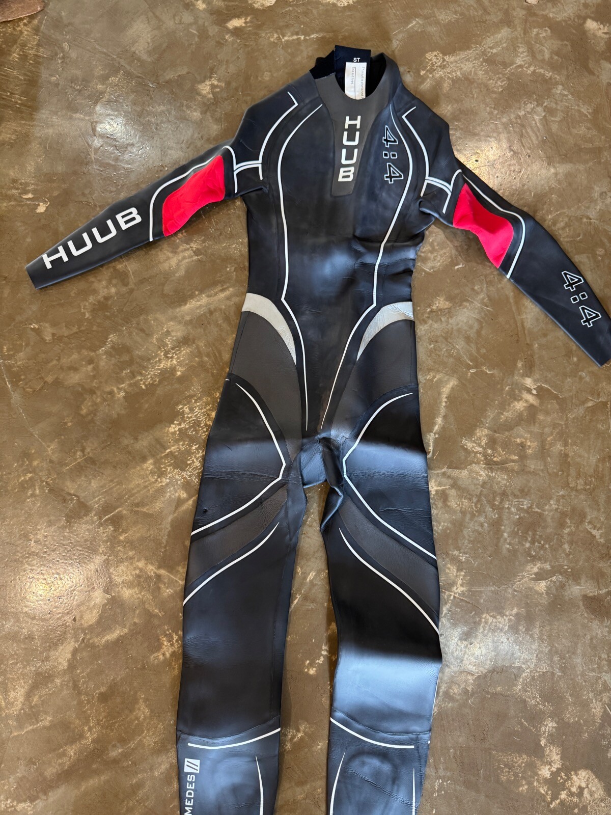 HUUB Archimedes 4:4 Wetsuit Size ST brand new | Trisuits & Wetsuits | Bike Hub
