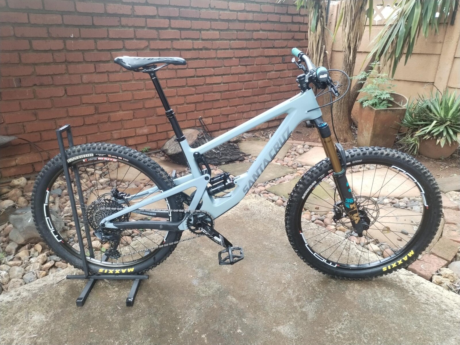 Santa Cruz Bronson CC V3 - Medium | Dual Suspension Mountain Bikes ...