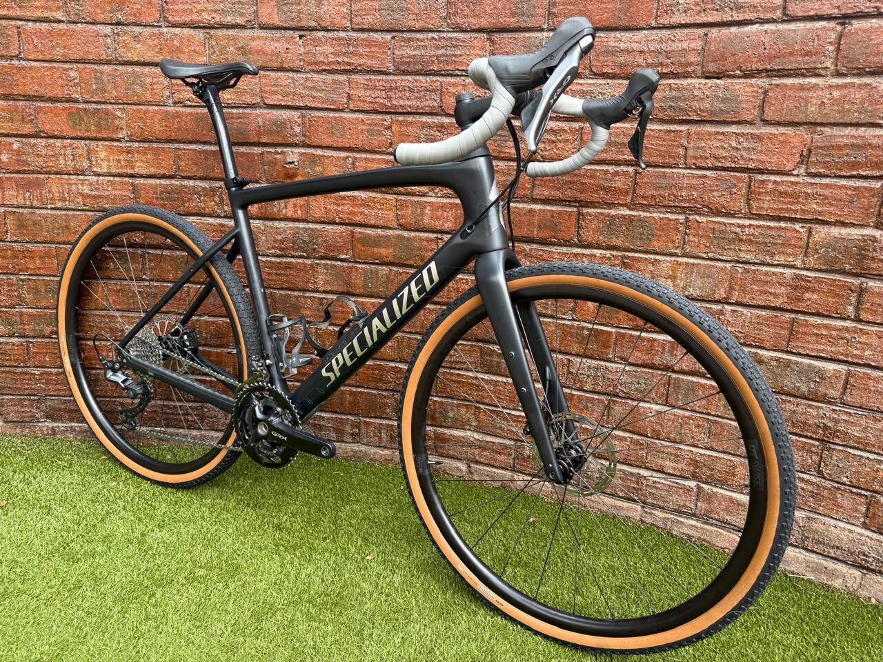 Specialized Diverge Comp Carbon (2x12) | Gravel Bikes | Bike Hub