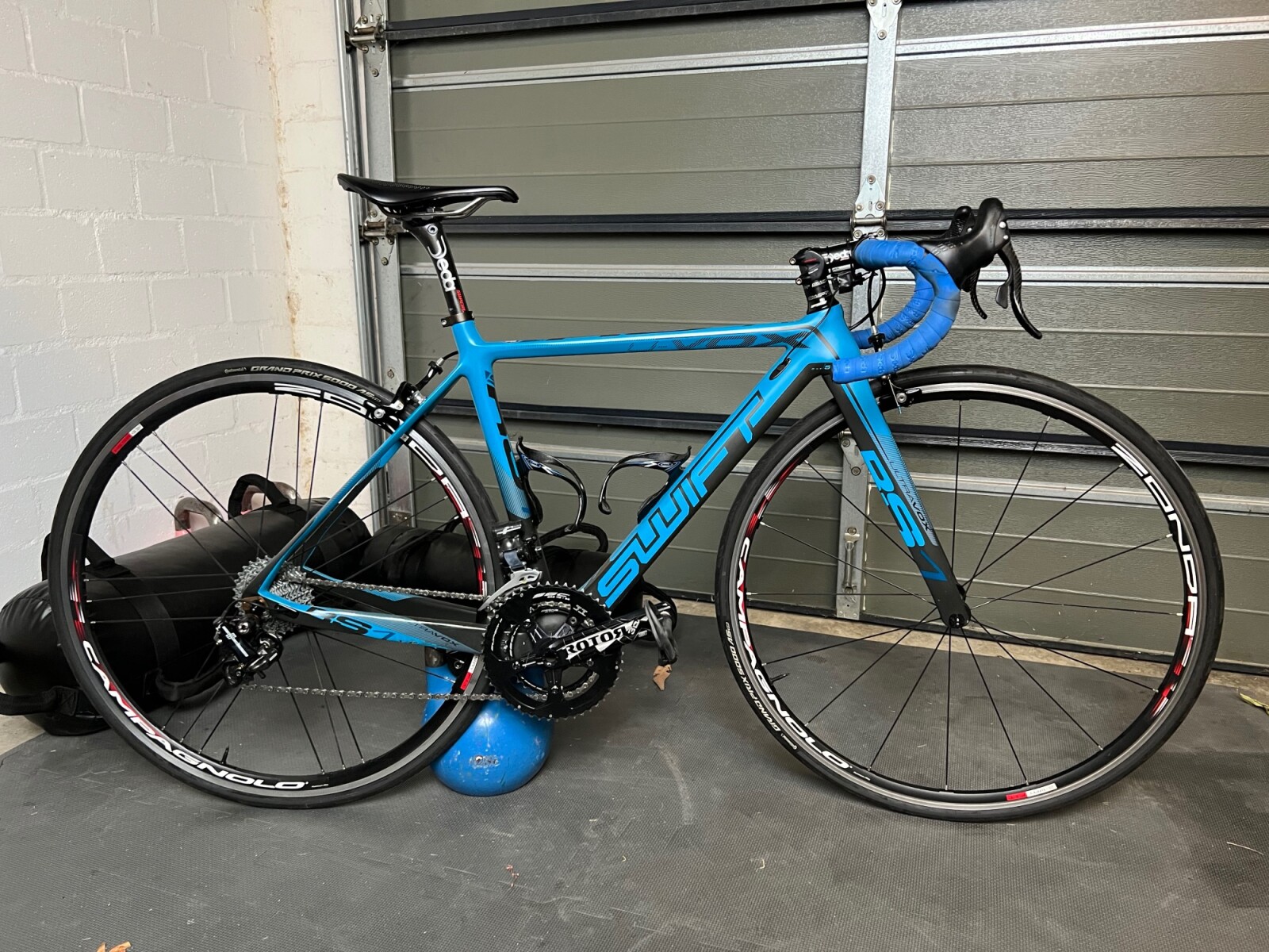 Swift Carbon Ultravox RS1 | Road Bikes | Bike Hub