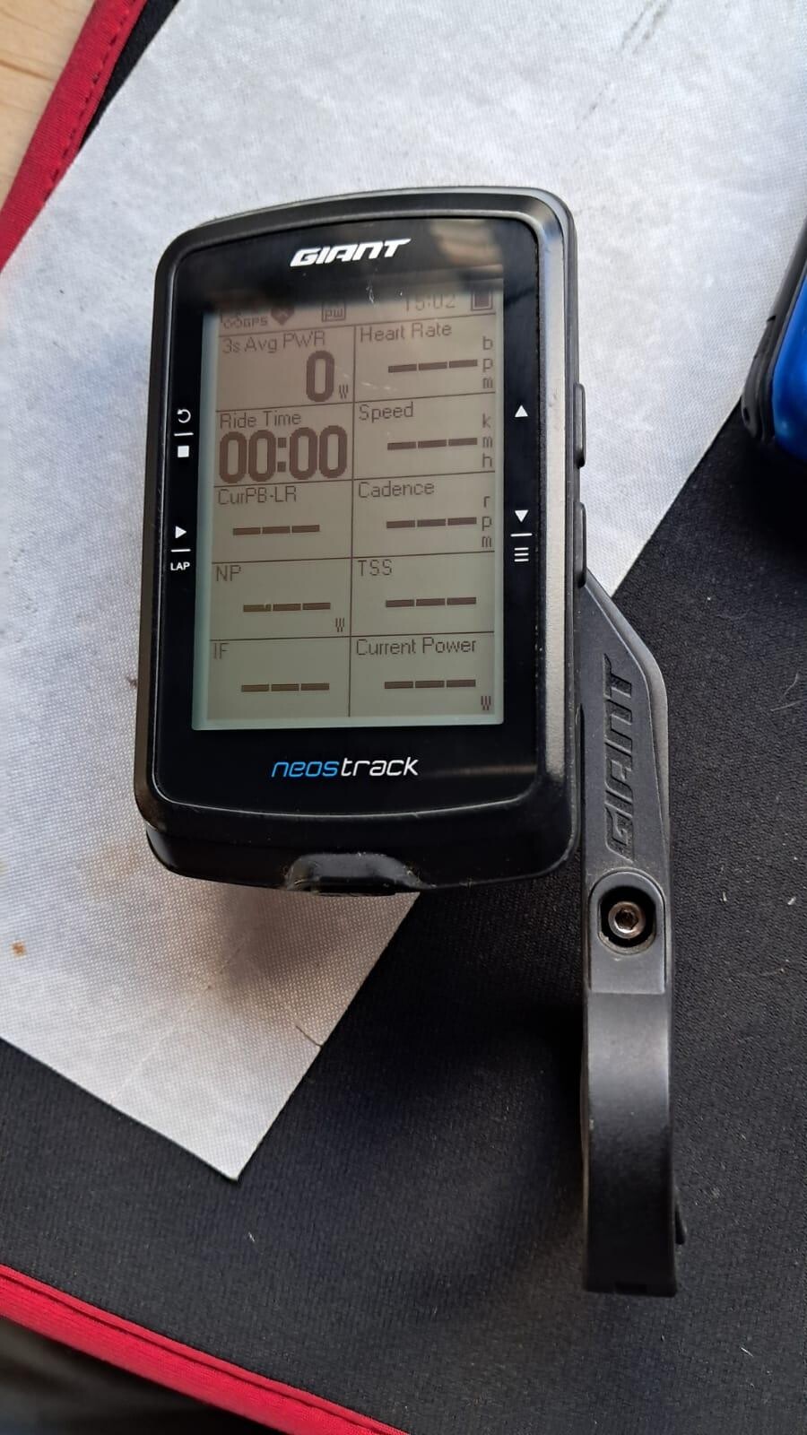 Giant Neostrack | Computers & GPS | Bike Hub