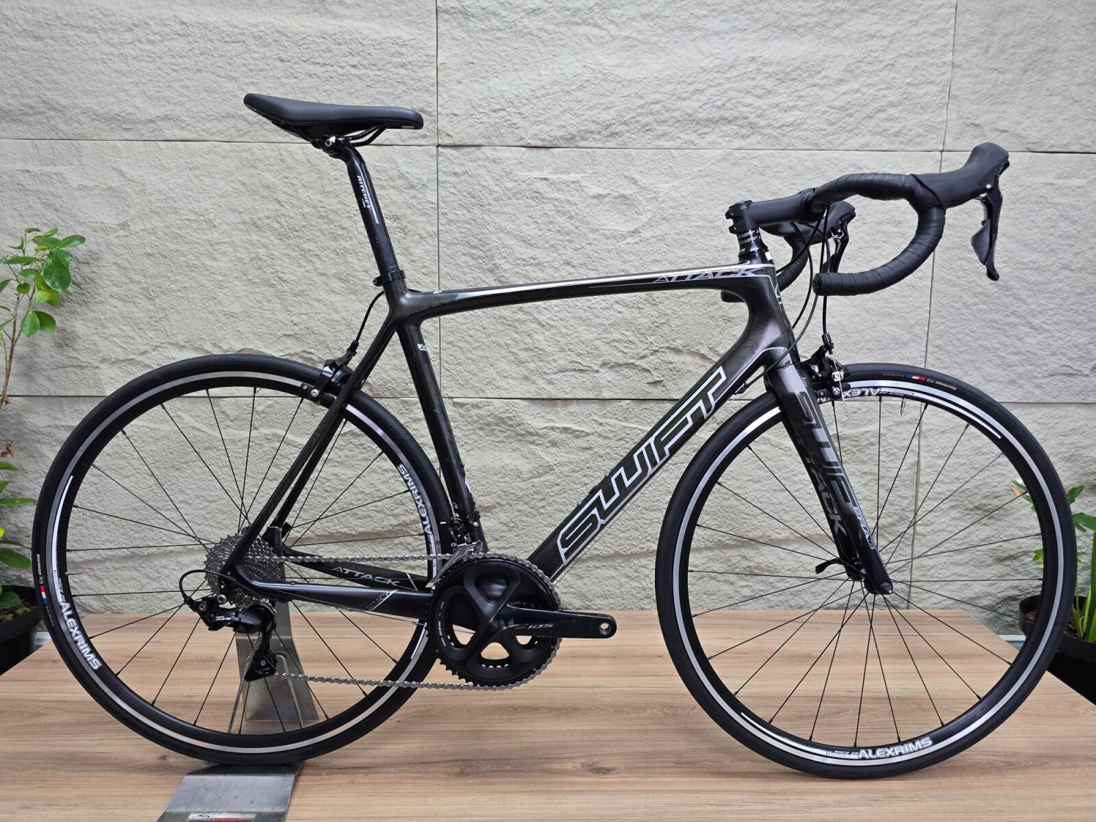 SWIFT ATTACK (54cm) **Carbon-11SPD** | Road Bikes | Bike Hub