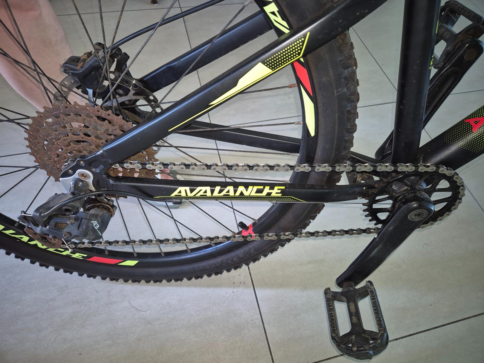 Avalanche 26 inch | Hardtail Mountain Bikes | Bike Hub