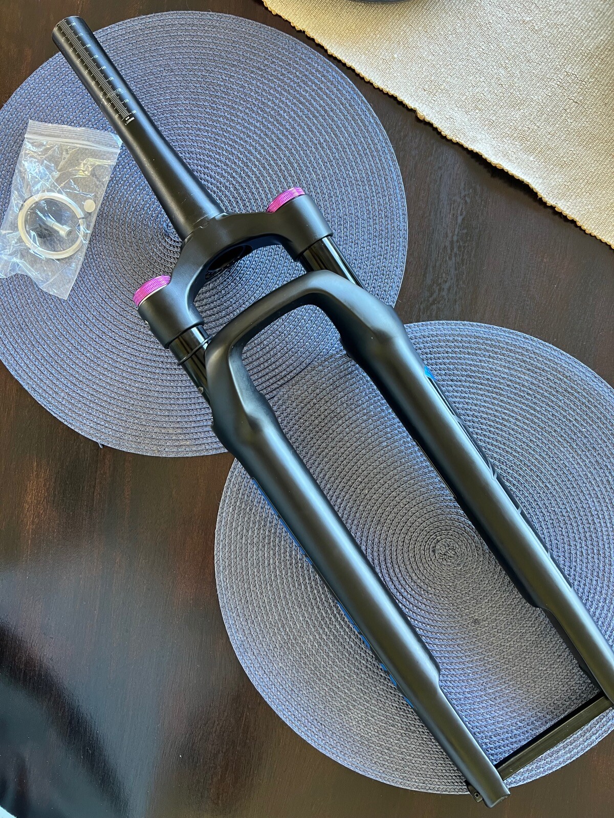 Bolany gravel air suspension fork, 30mm travel | Road Bike Forks | Bike Hub