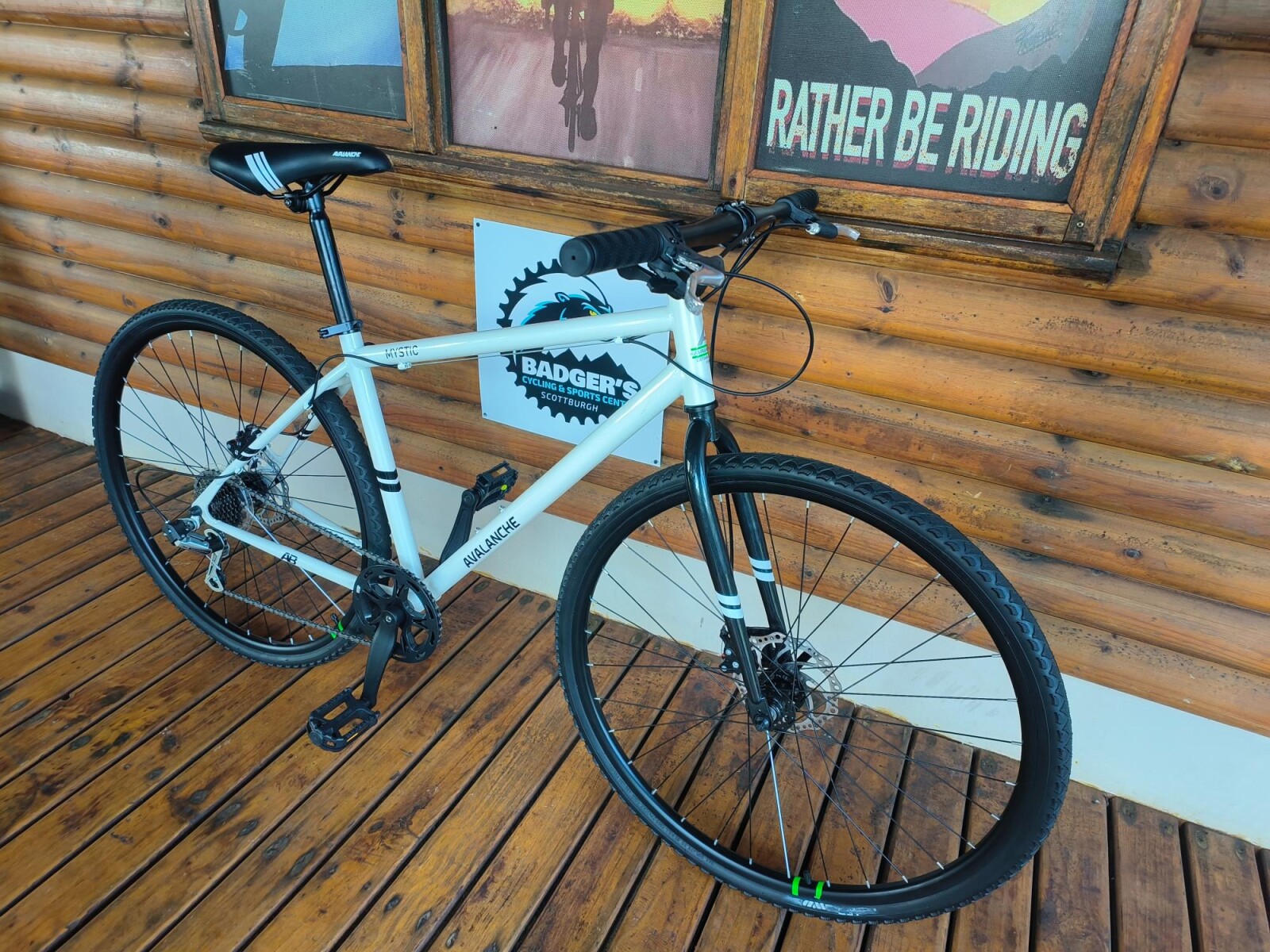 Avalanche Mystic Commuter | Hardtail Mountain Bikes | Bike Hub