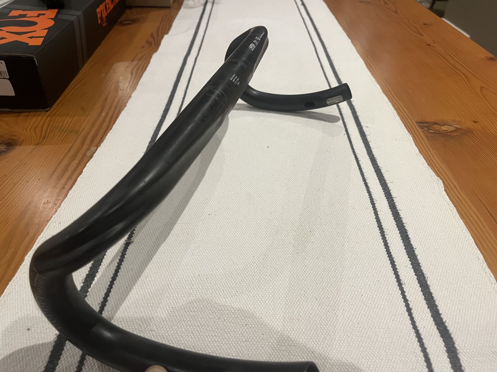 Easton EC70SL 40cm Carbon Bars | Handlebars | Bike Hub