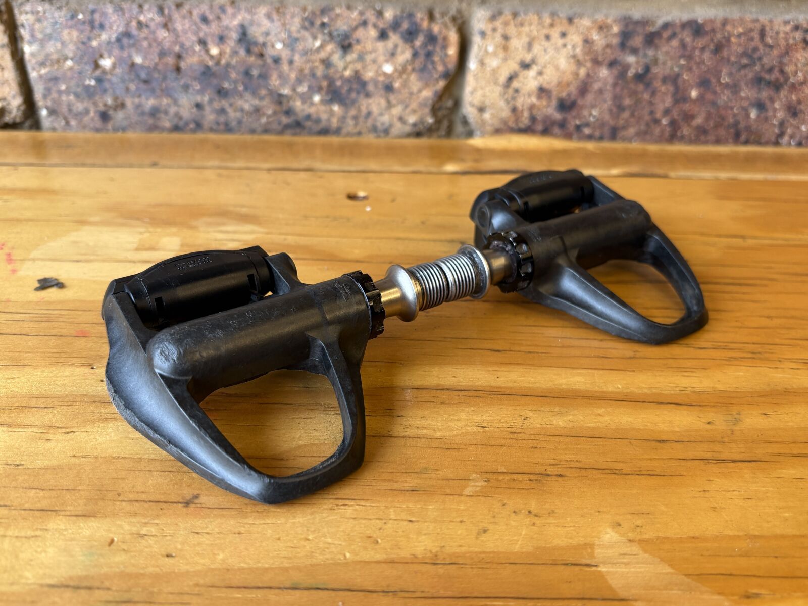 Shimano 105 SPD Road pedals | Pedals | Bike Hub