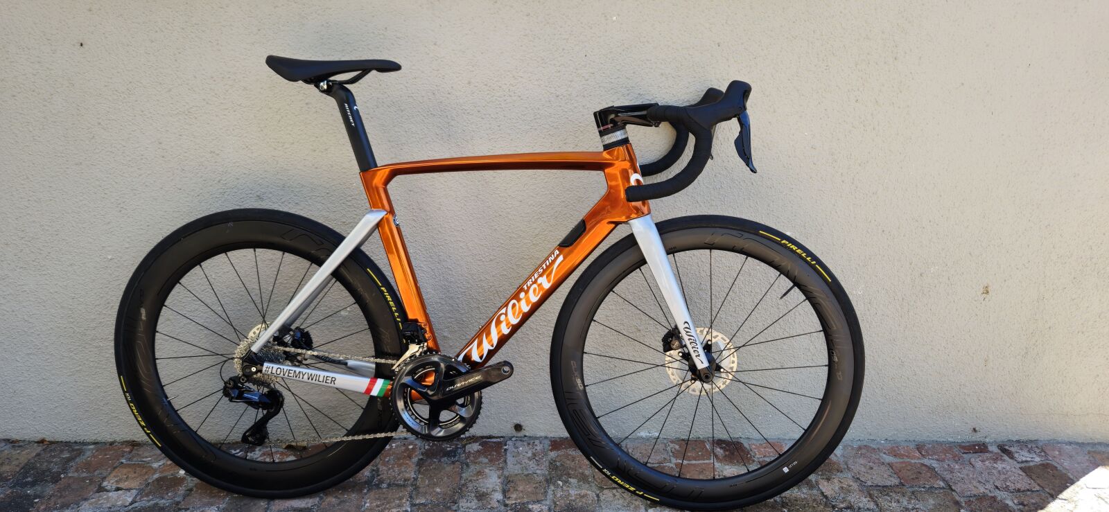 Wilier Cento 10 Air Disc 55cm | Road Bikes | Bike Hub