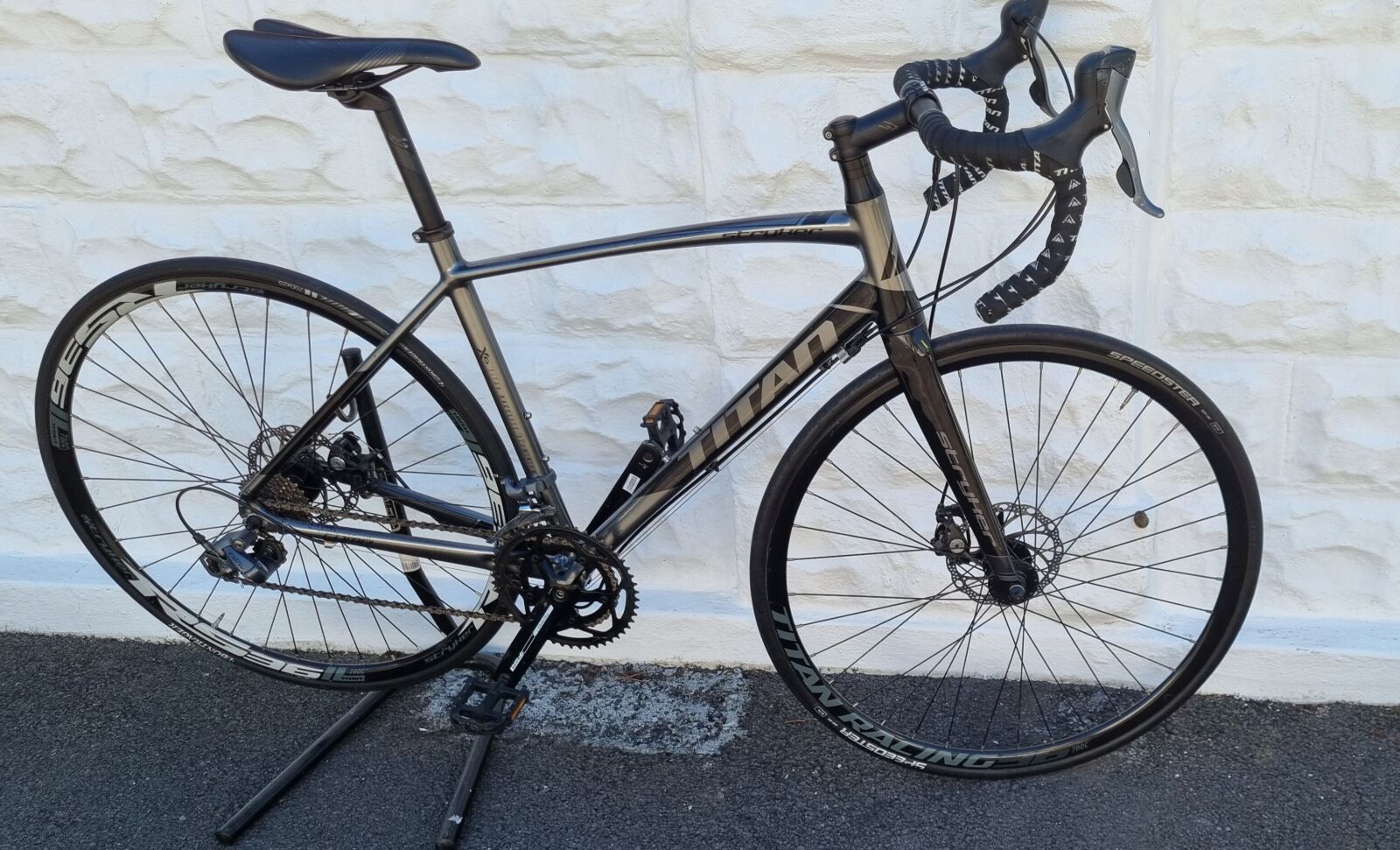 Titan Road Bike | Road Bikes | Bike Hub