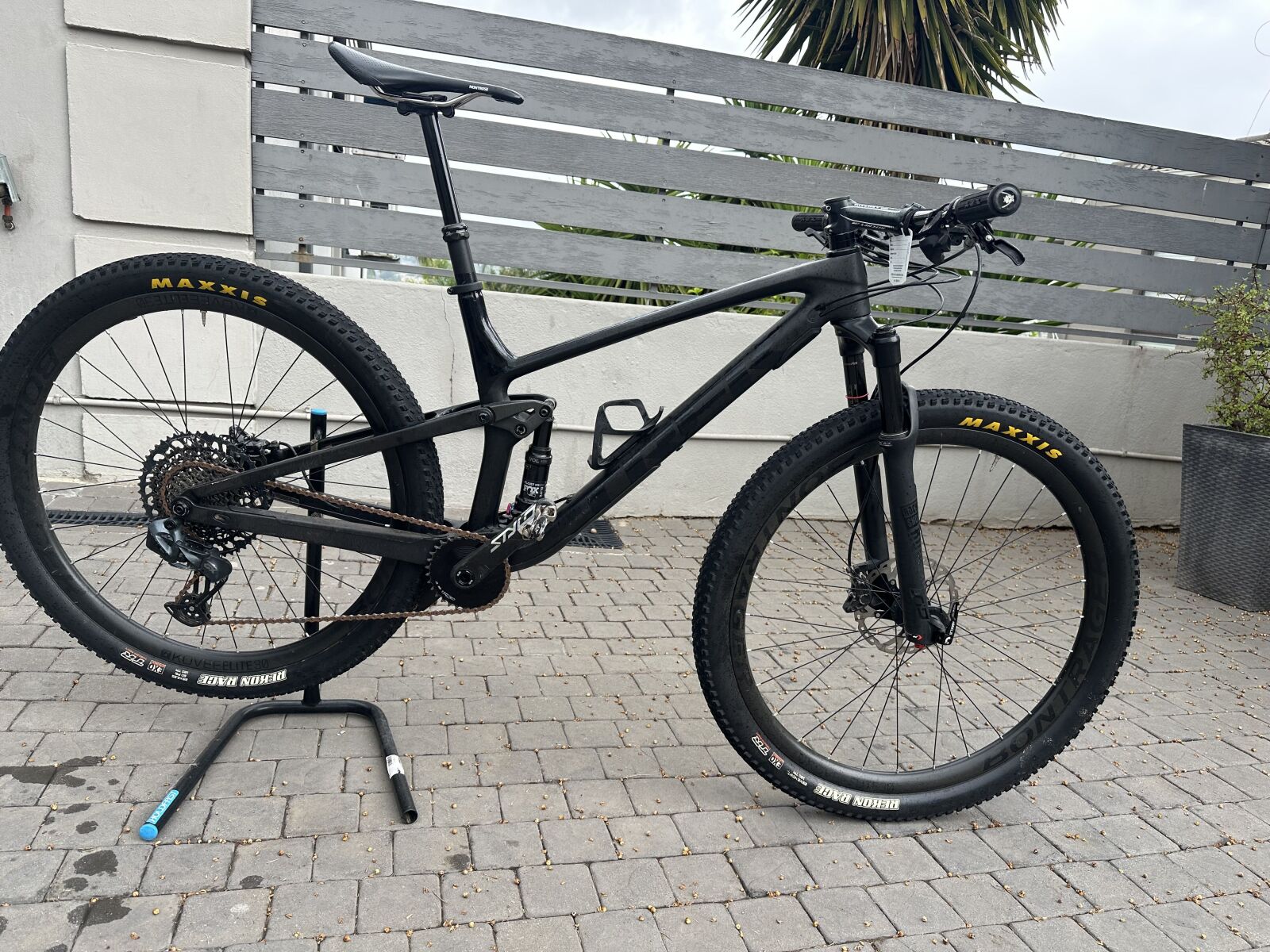 Trek Topfuel 9.8 M/L SRAM Eagle AXS | Dual Suspension Mountain Bikes ...