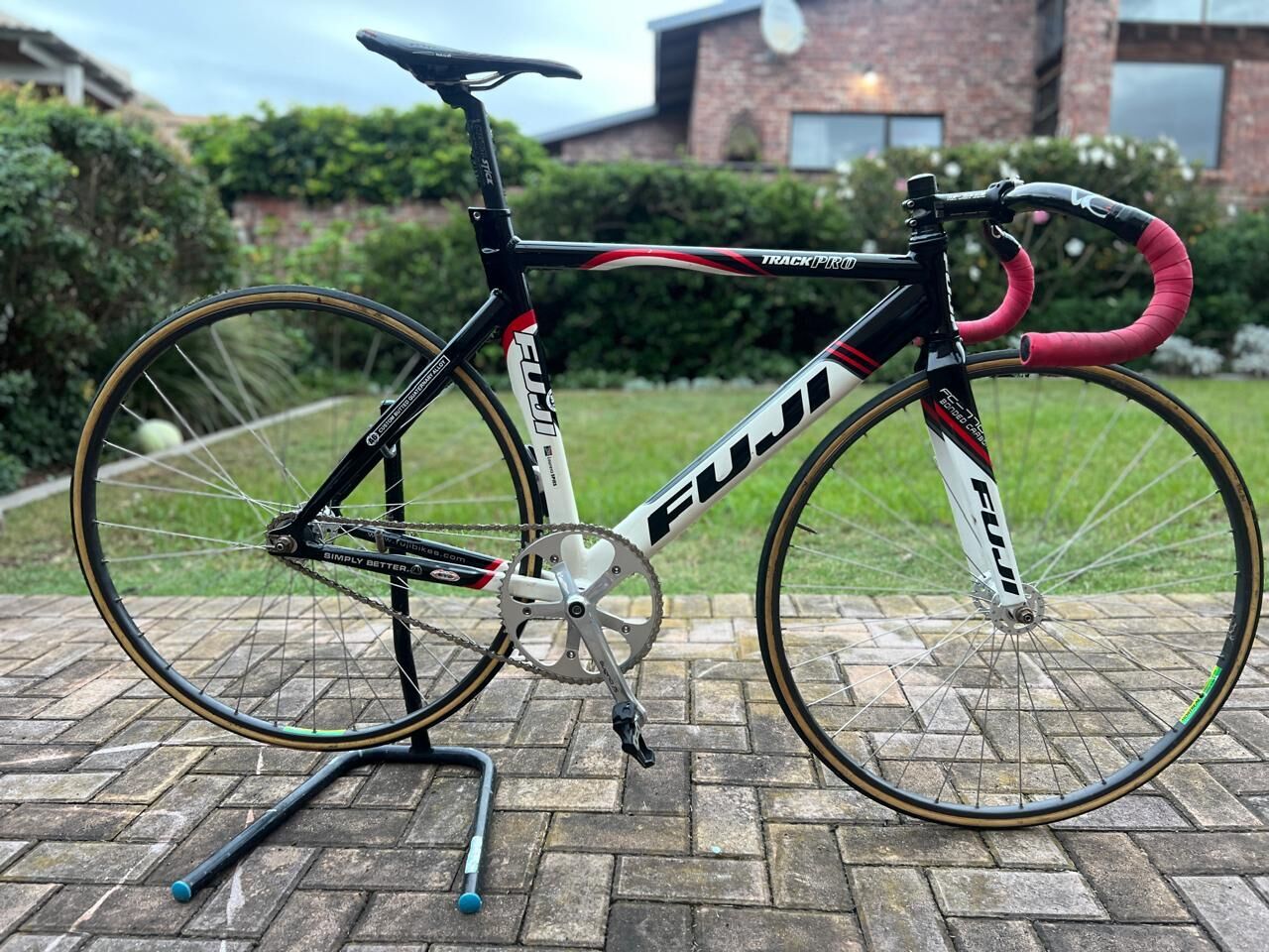 Fuji Track Pro | Track Bikes | Bike Hub