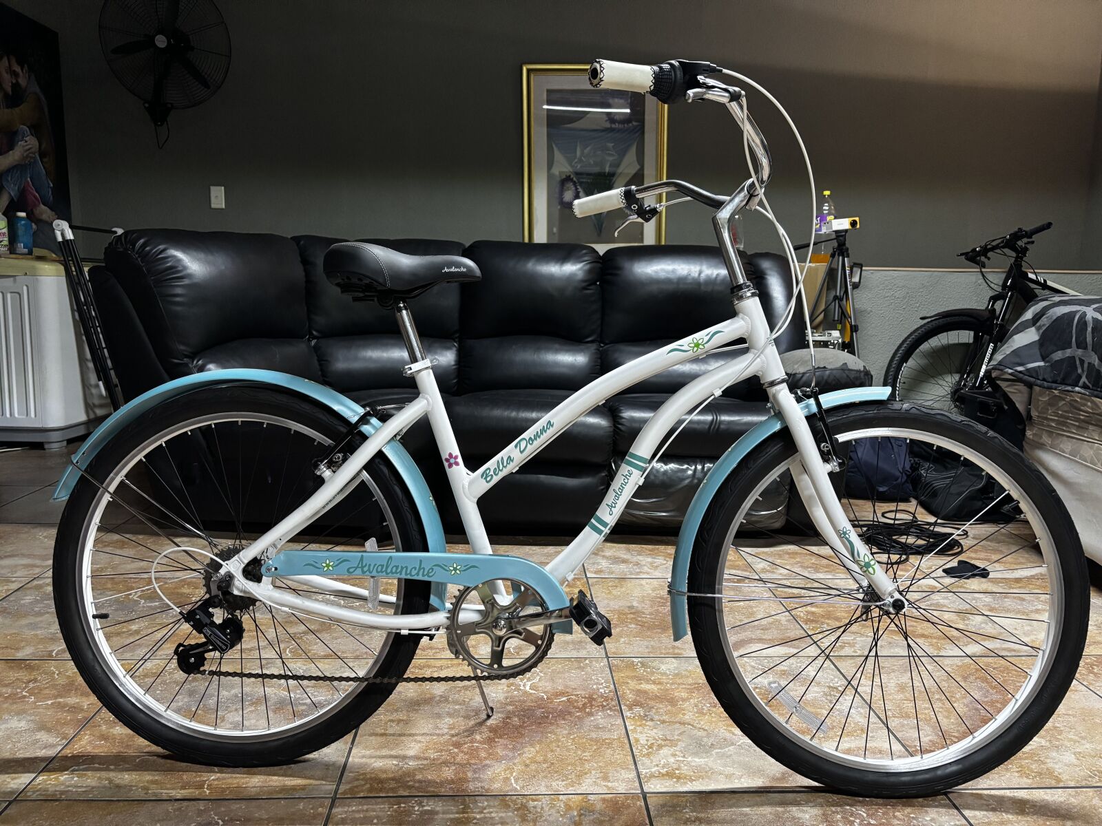 Excellent condition Avalanche Bella Donna for sale | Road Bikes | Bike Hub