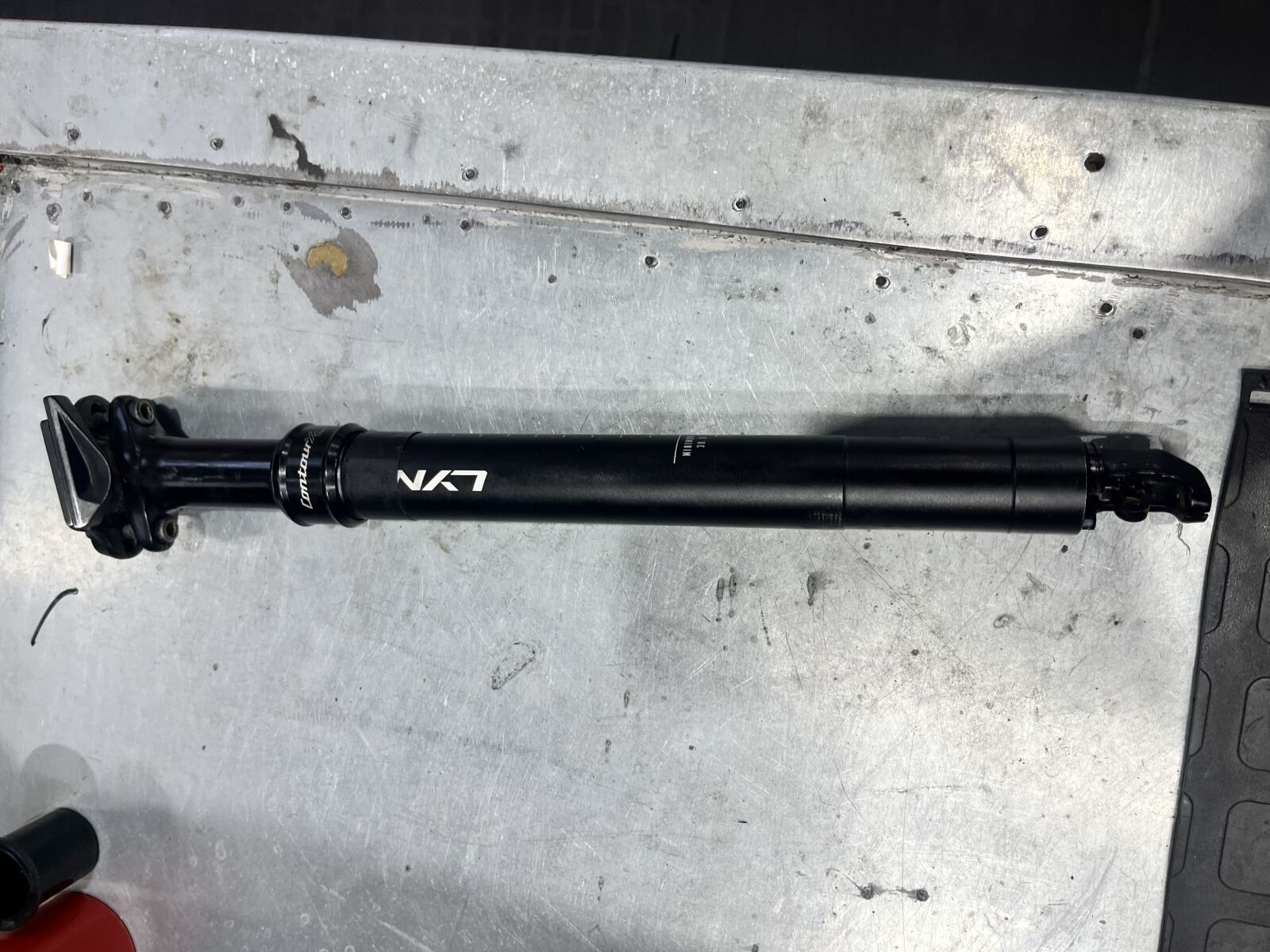 Lyne Contour Dropper Post - 30.9 x 170mm | Dropper Seat Posts | Bike Hub