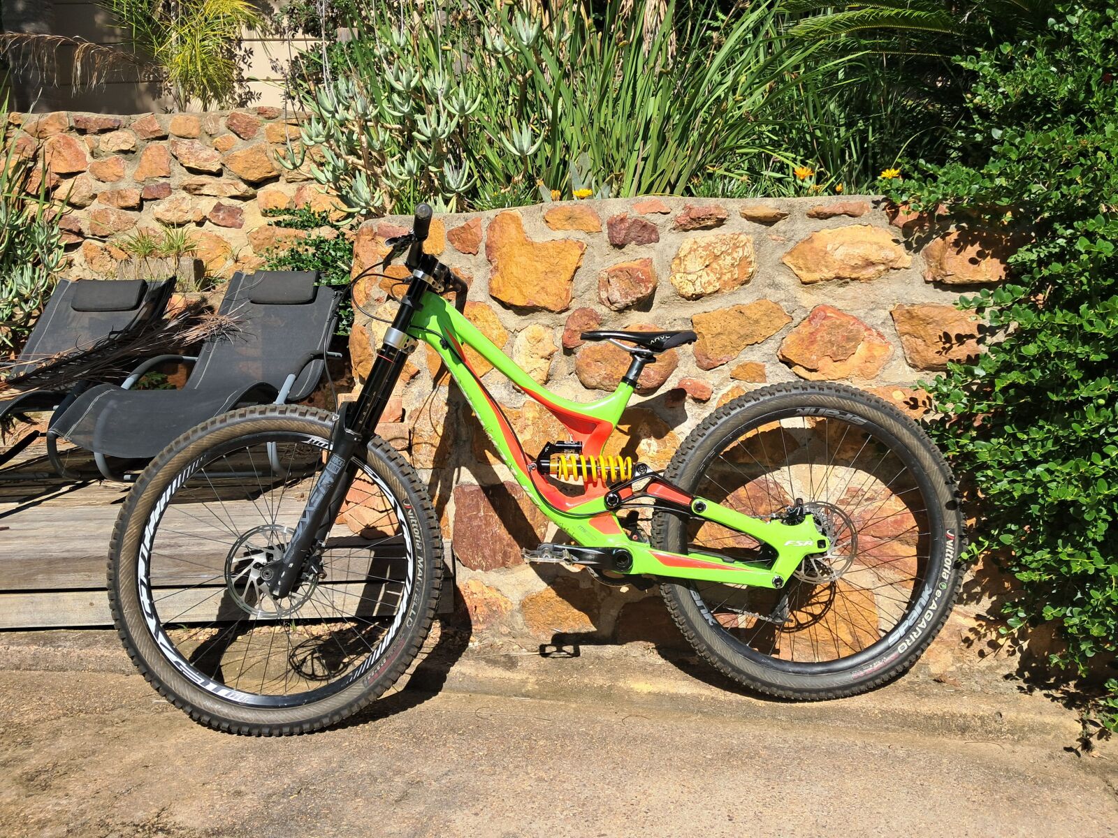 2017 Specialized Demo 8 (Fully Serviced) | Downhill Bikes | Bike Hub