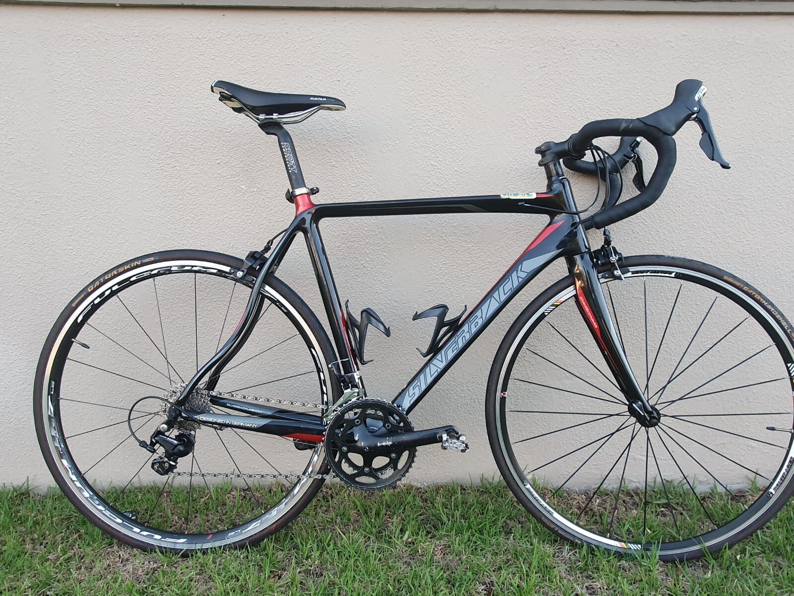 Silverback Space Road Bike - Full carbon | Road Bikes | Bike Hub