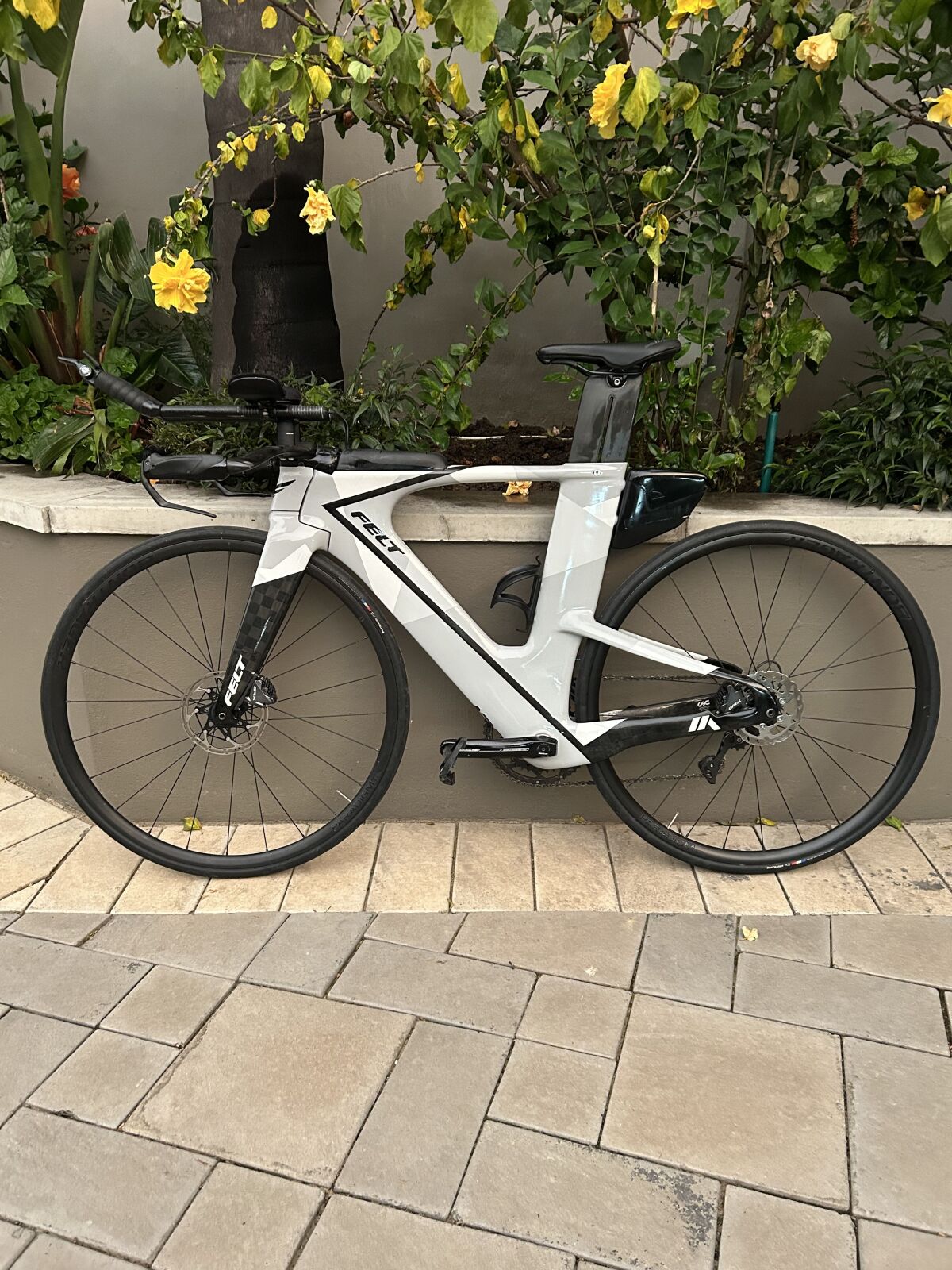 2022 Felt IA Triathlon Bike | Triathlon & Time Trial Bikes | Bike Hub