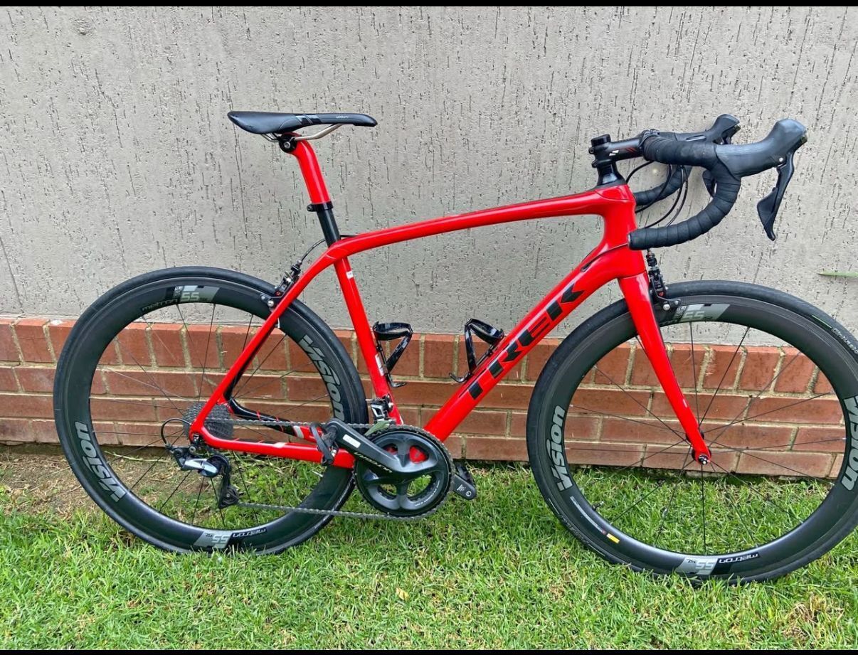 Trek Domane SL 6 with Carbon wheels | Road Bikes | Bike Hub