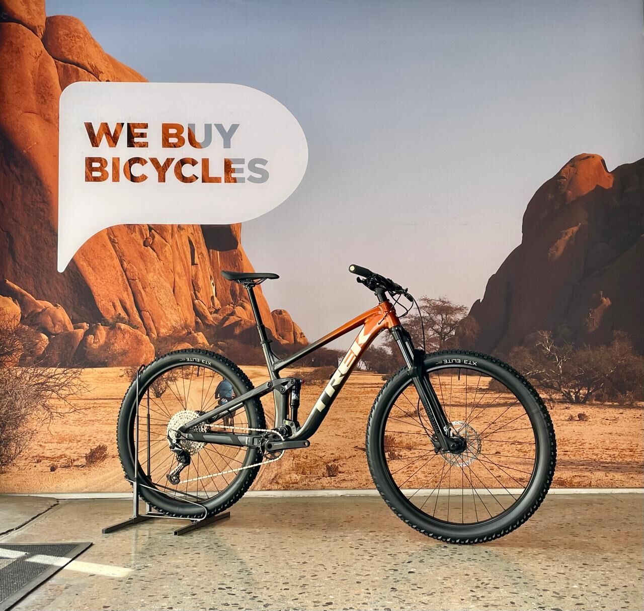 Pre-Owned Trek Top Fuel 5 (L) BM10663 (2023) | Dual Suspension Mountain ...