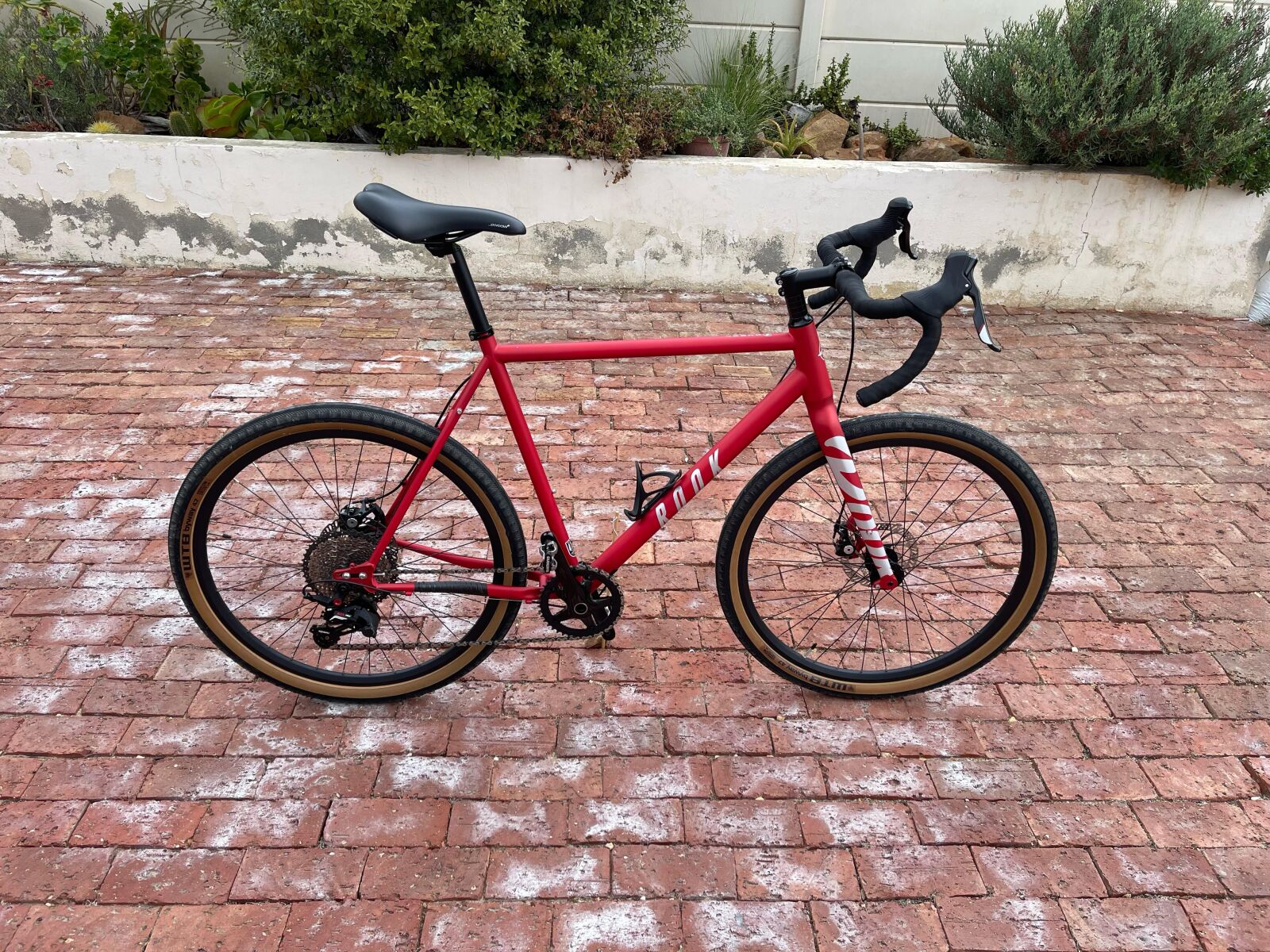 2024 Rook Scout | Size Large | Vasbyt Red | Gravel Bikes | Bike Hub