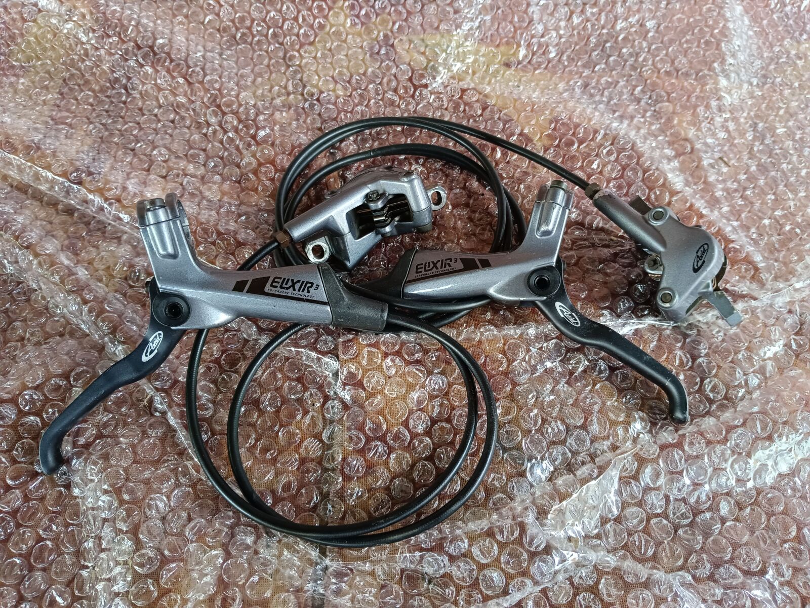 Elixir 3 brakeset | Mountain Bike Brakes | Bike Hub