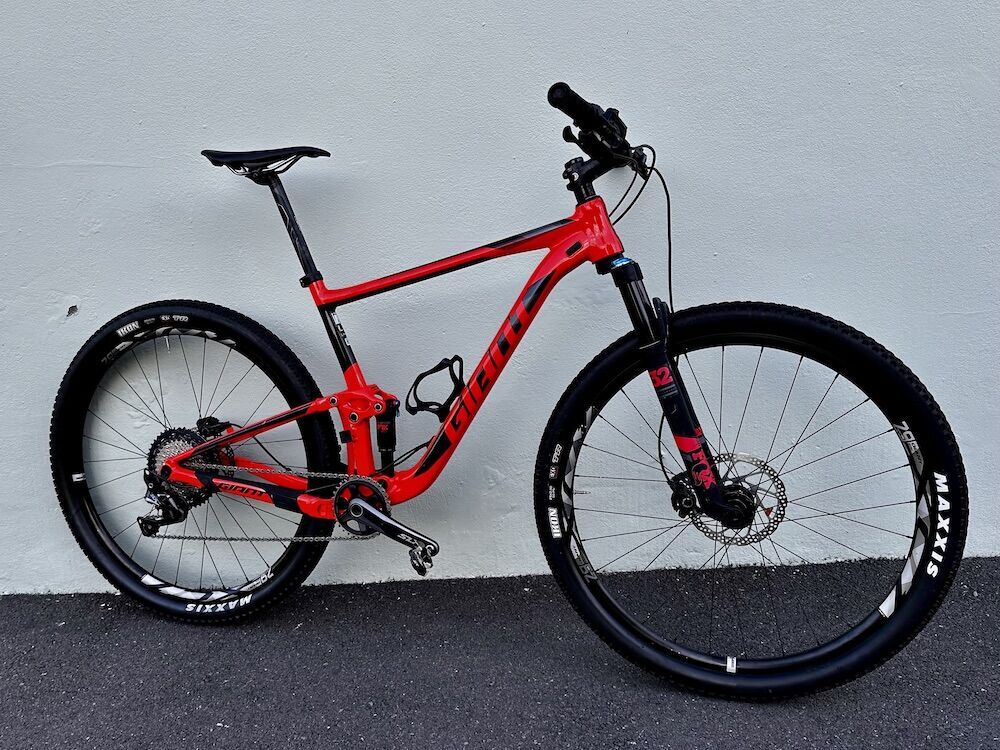 Giant Anthem 29er 2 | Dual Suspension Mountain Bikes | Bike Hub