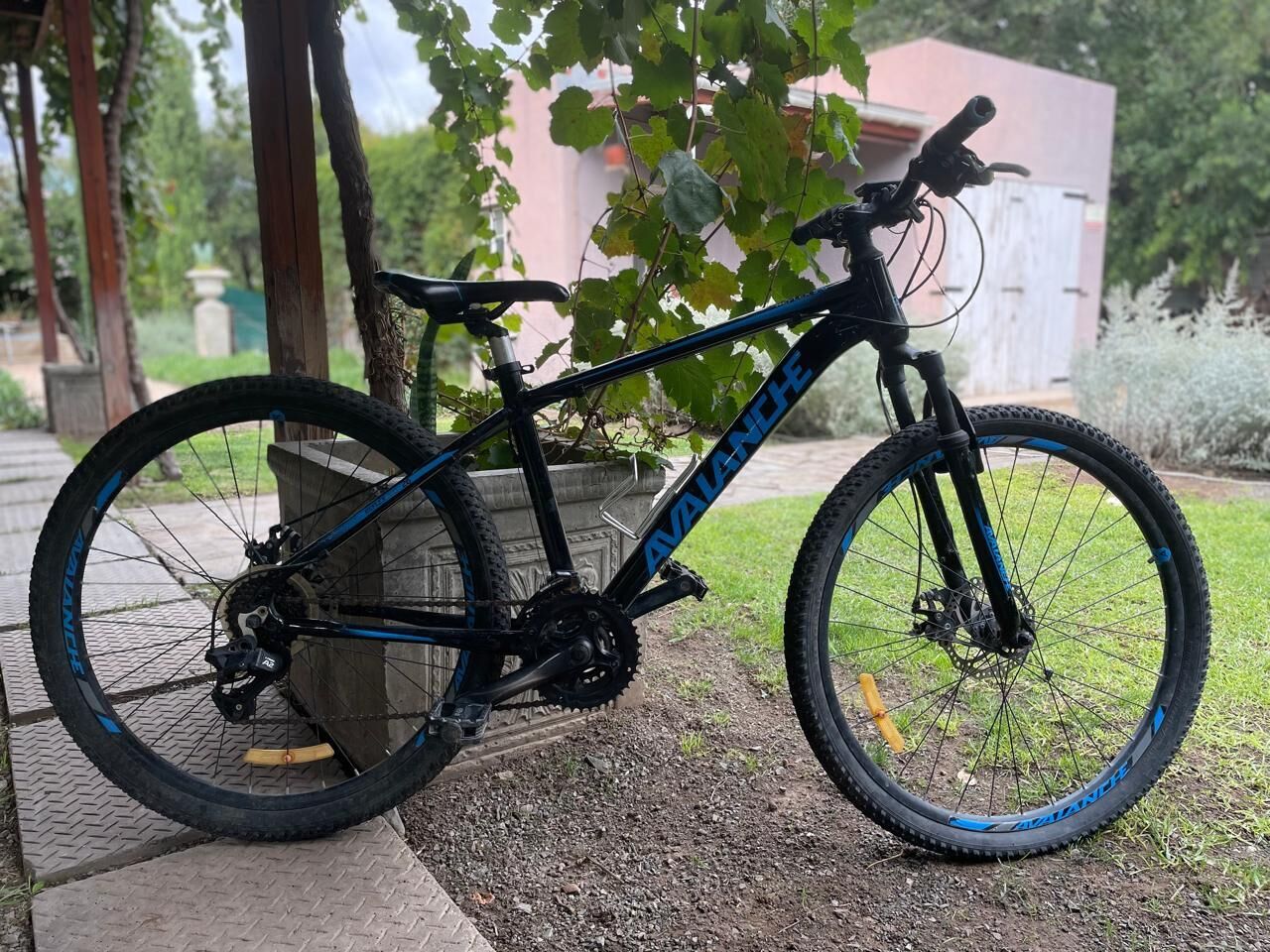 Avalanche reflex 3.0 26 inch | Hardtail Mountain Bikes | Bike Hub