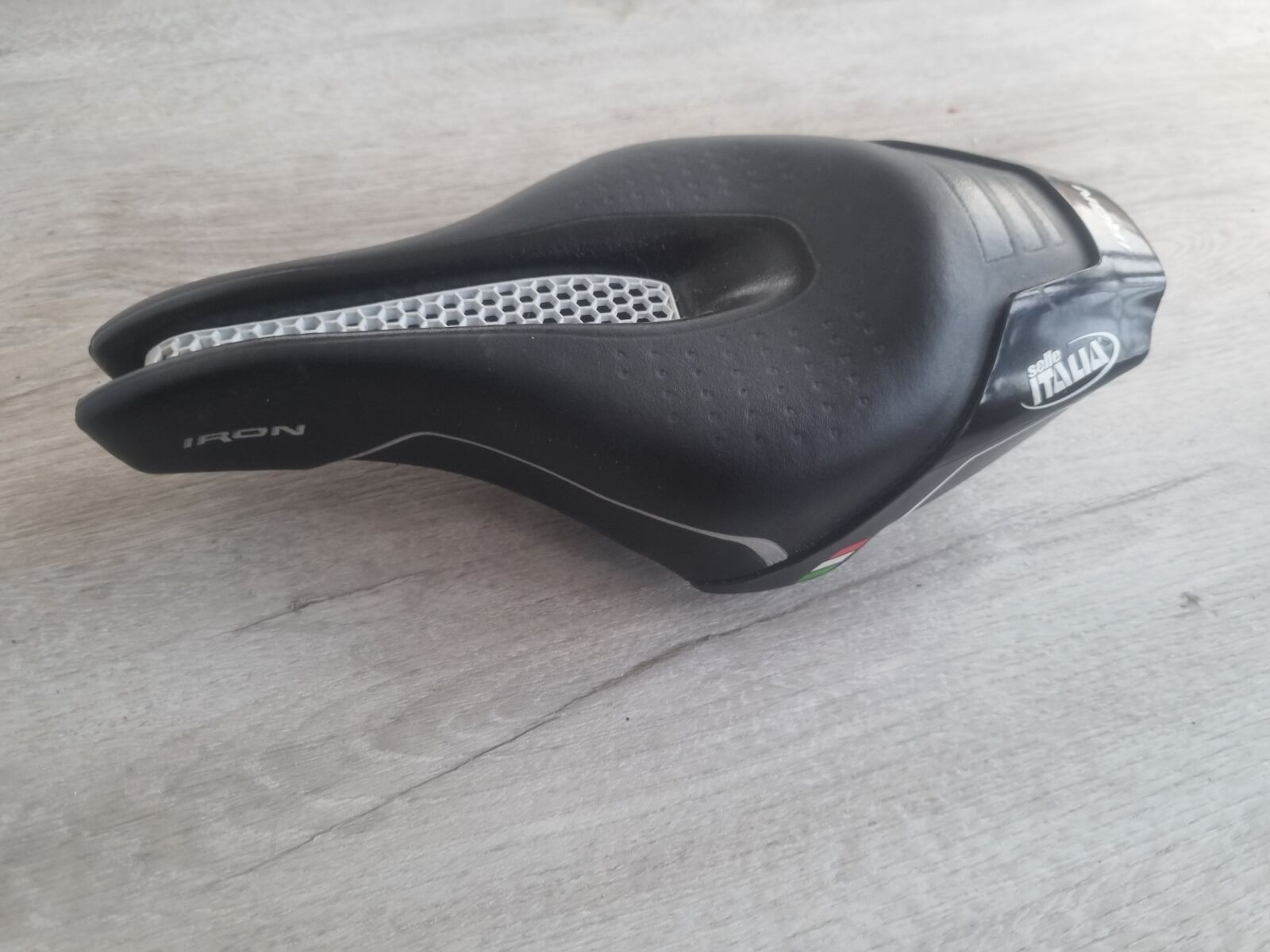 Selle Italia Iron Flow Triathalon Ladies | Saddles | Bike Hub