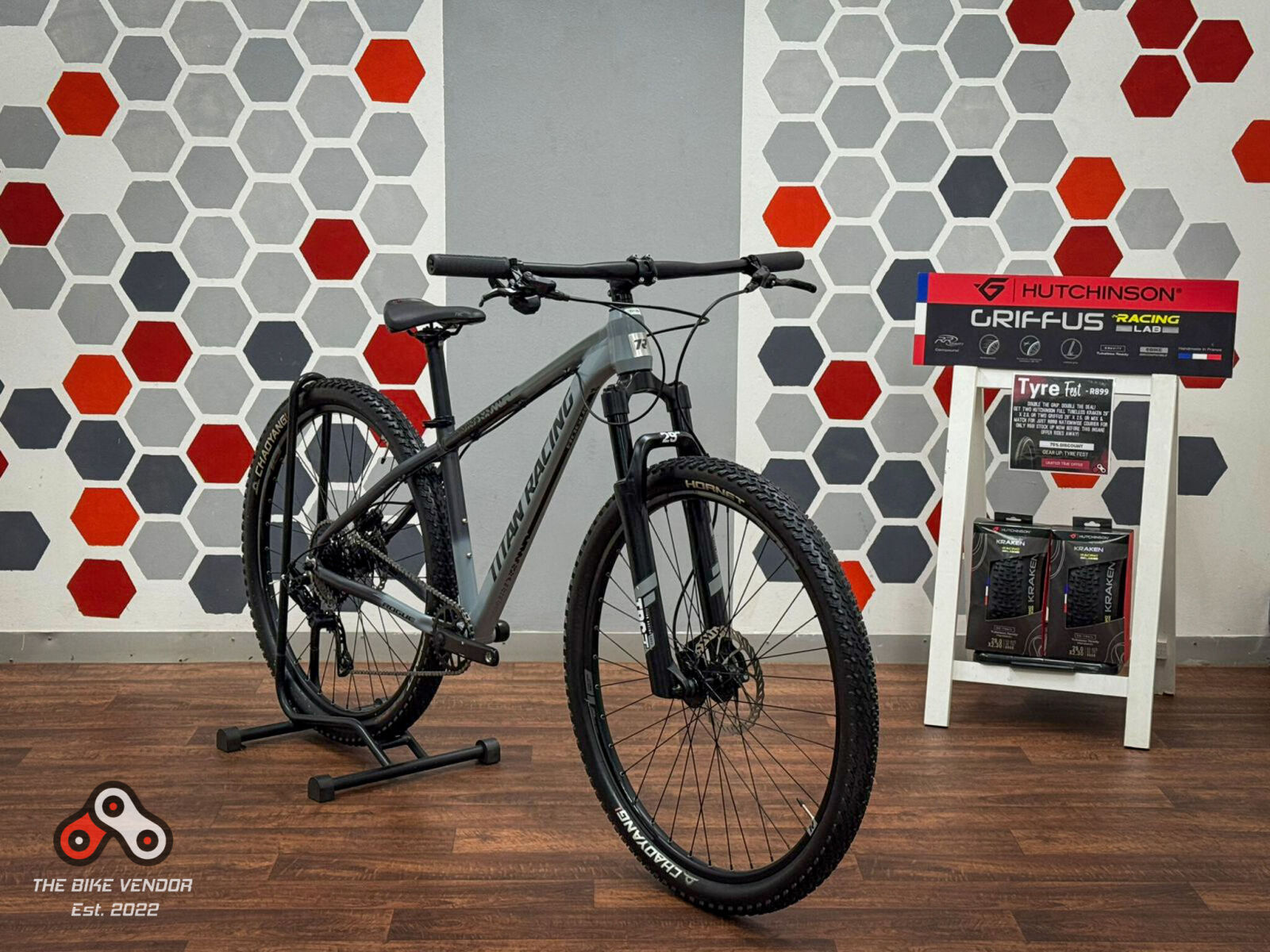 Titan Rogue Cruz - 1 x 9 - 34mm Air Fork | Hardtail Mountain Bikes ...