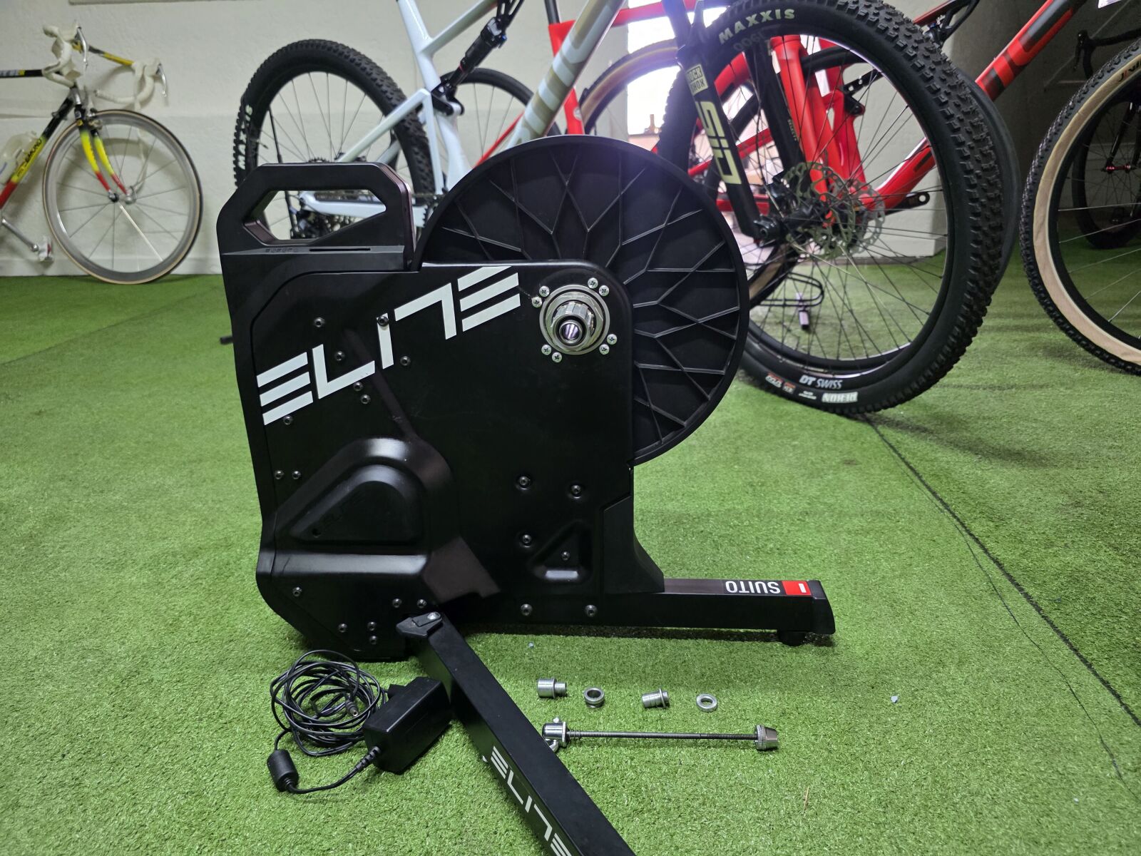 Elite Suito | Indoor Trainers & Accessories | Bike Hub