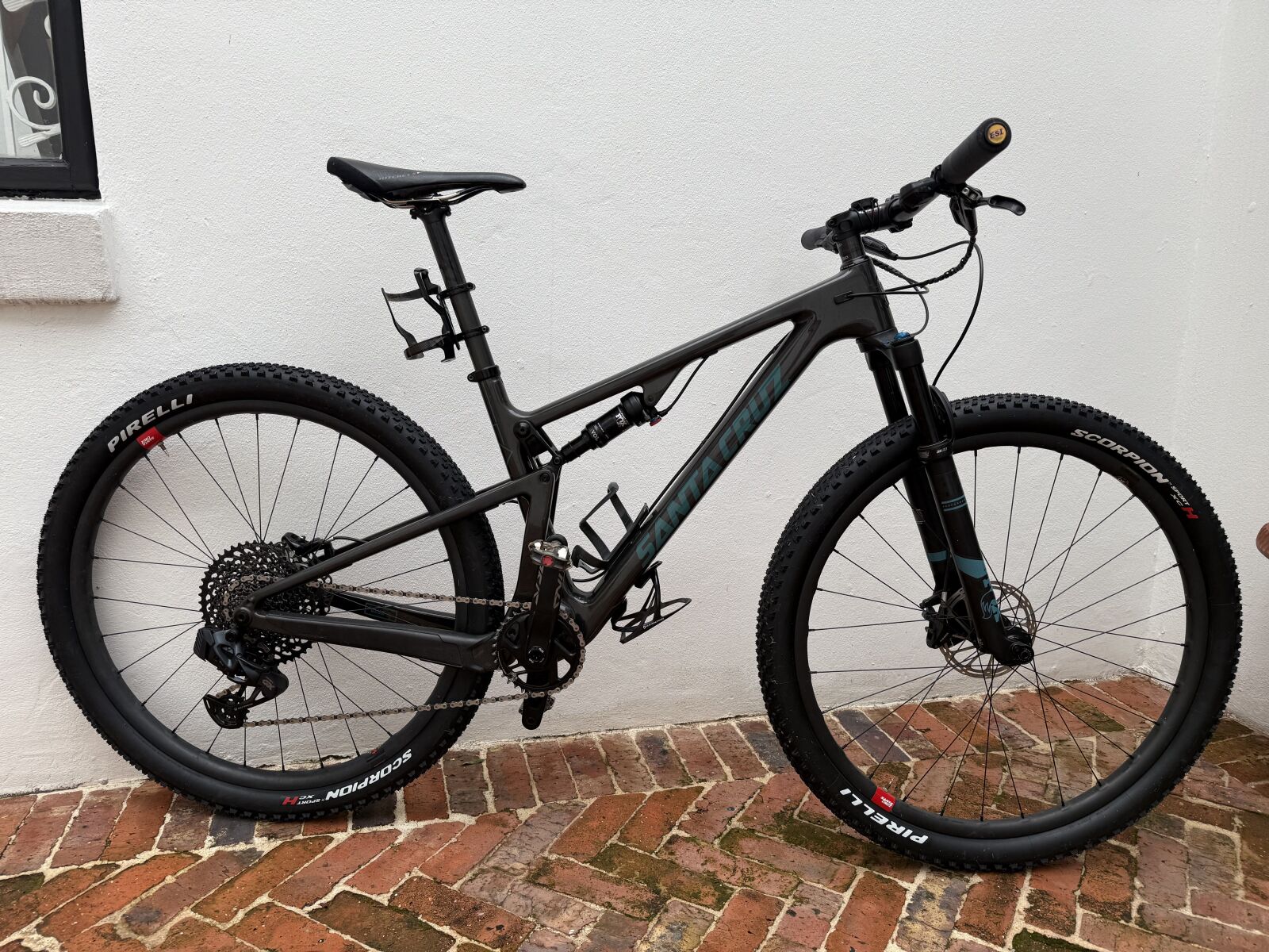 Santa Cruz Blur C Medium | Dual Suspension Mountain Bikes | Bike Hub