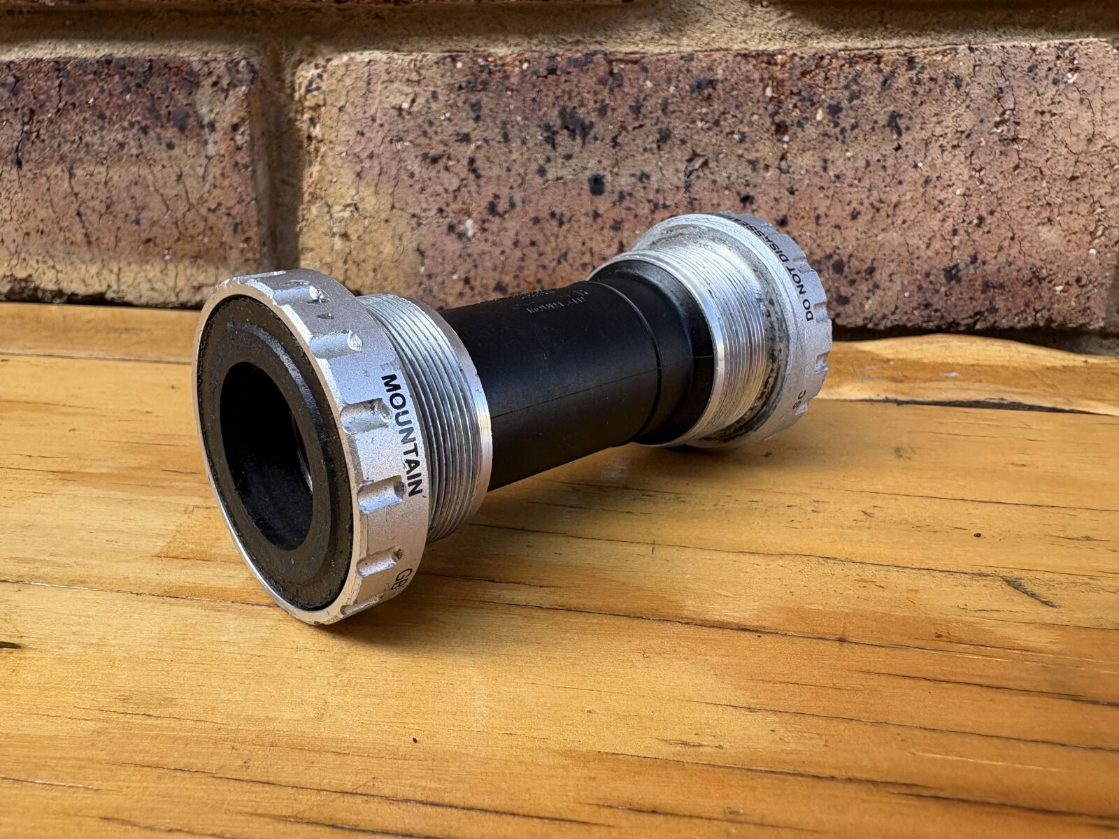 Shimano MTB Threaded Bottom Bracket | Bottom Brackets | Bike Hub