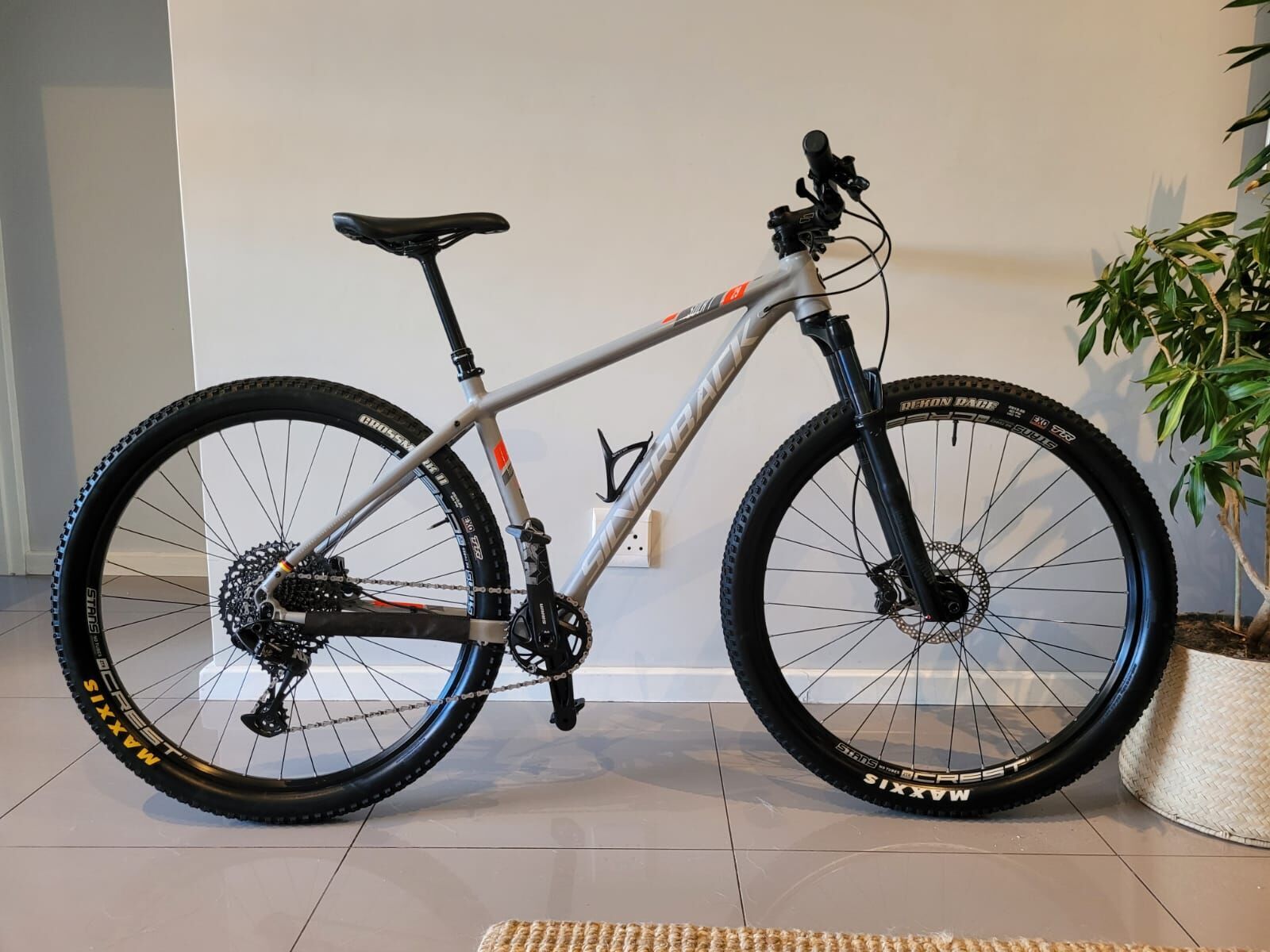 Silverback Sola 1 - Medium (dropper post included) | Hardtail Mountain ...