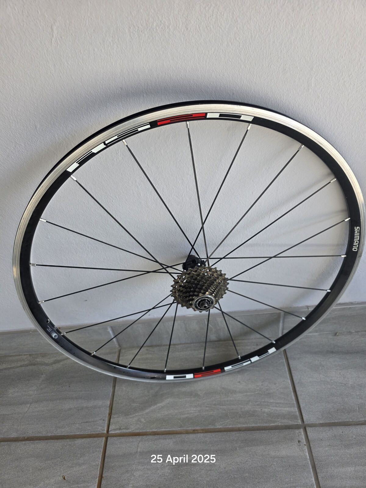 Shimano RS20 road wheelset | Road Bike Rims | Bike Hub