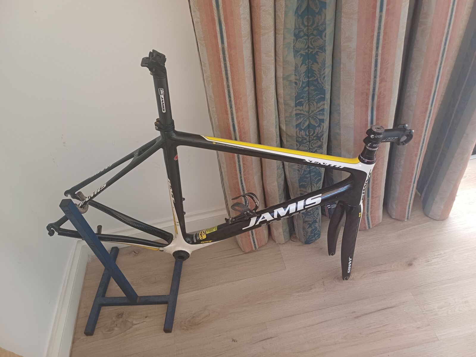 Jamis carbon frame for sale | Road Bike Frames | Bike Hub