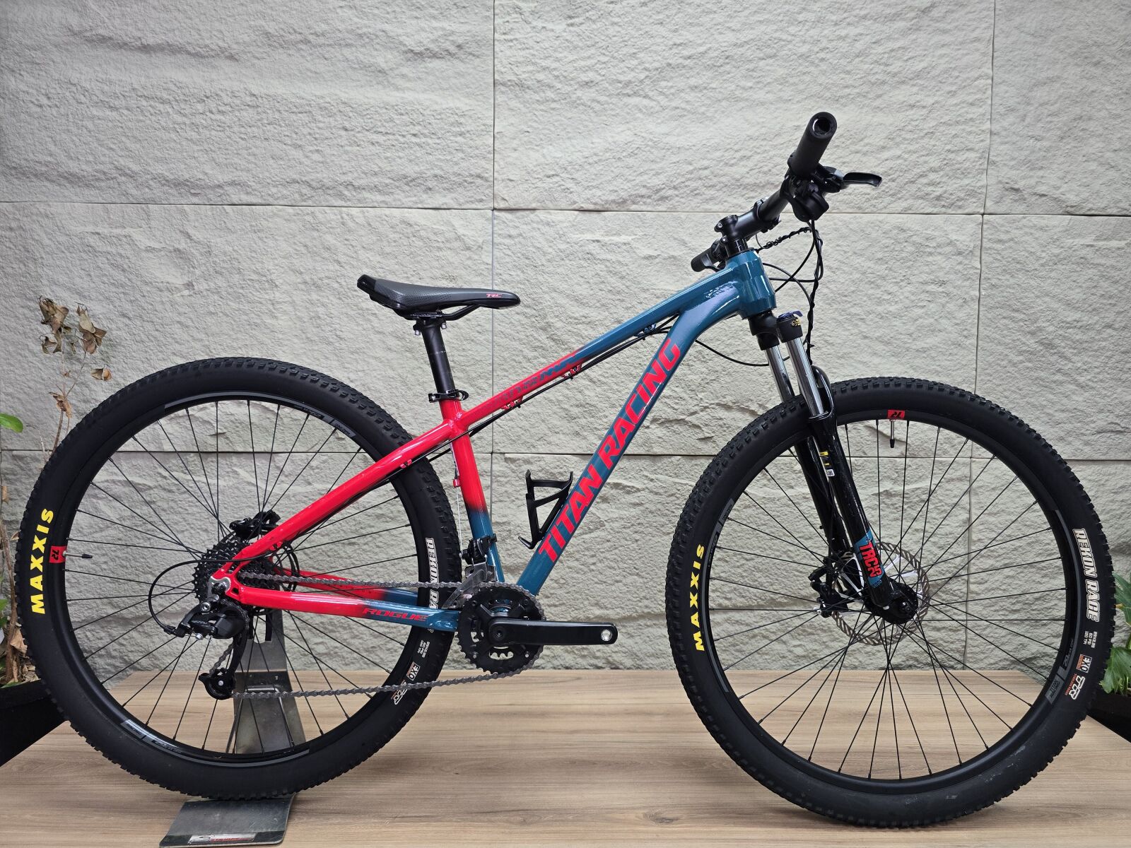 TITAN ROGUE ALPINE (XS) **2022-Hydr.Brakes-TLR"** | Hardtail Mountain ...