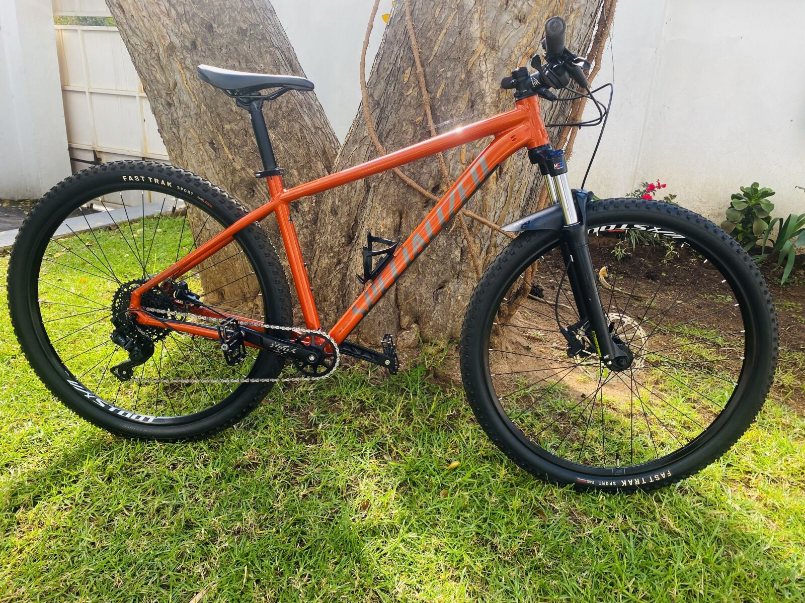 Specialized Rockhopper Comp 29er | Hardtail Mountain Bikes | Bike Hub